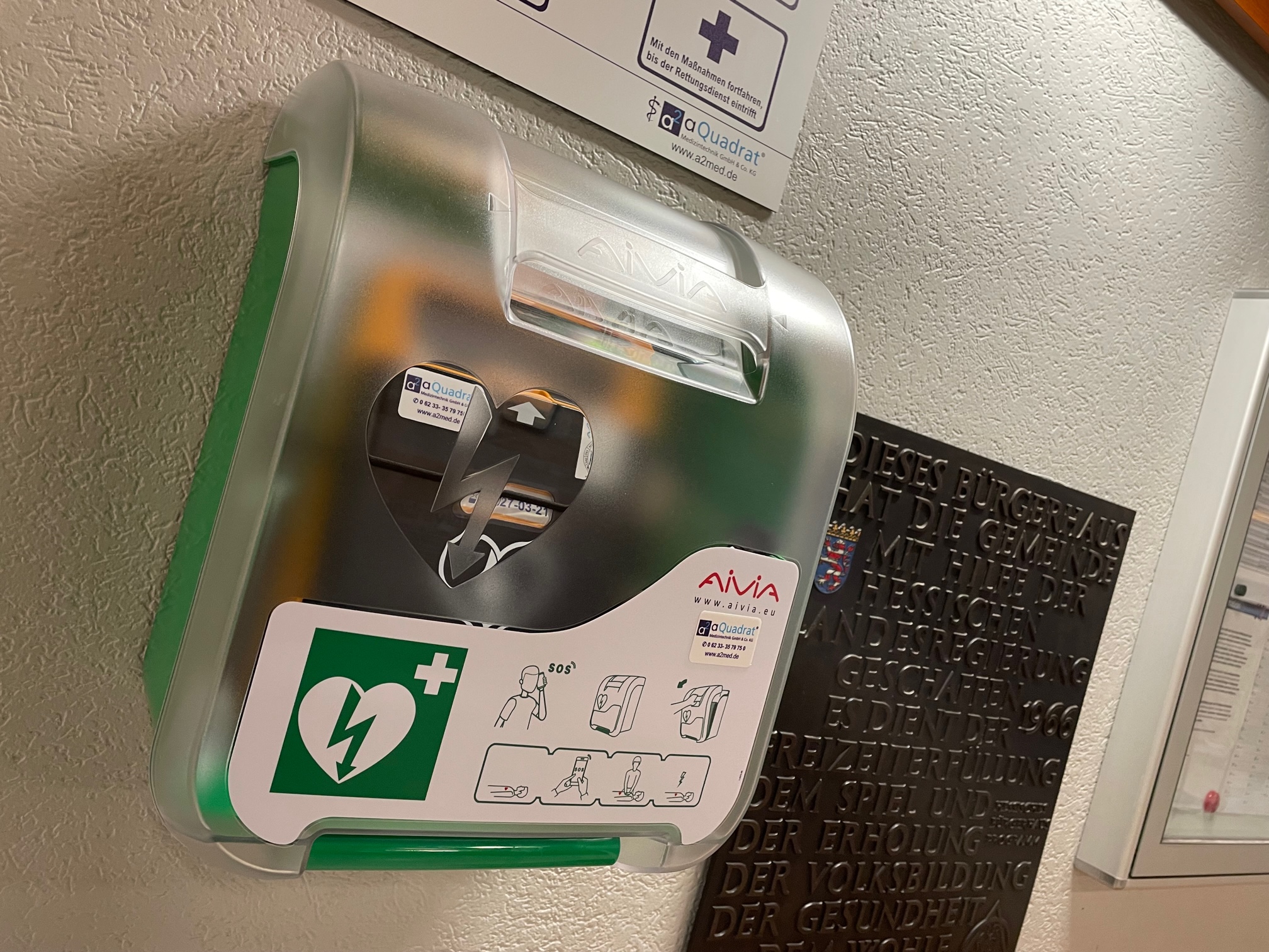 Defibrillatoren in öffentlichen Gebäuden instal... | Wölfersheim