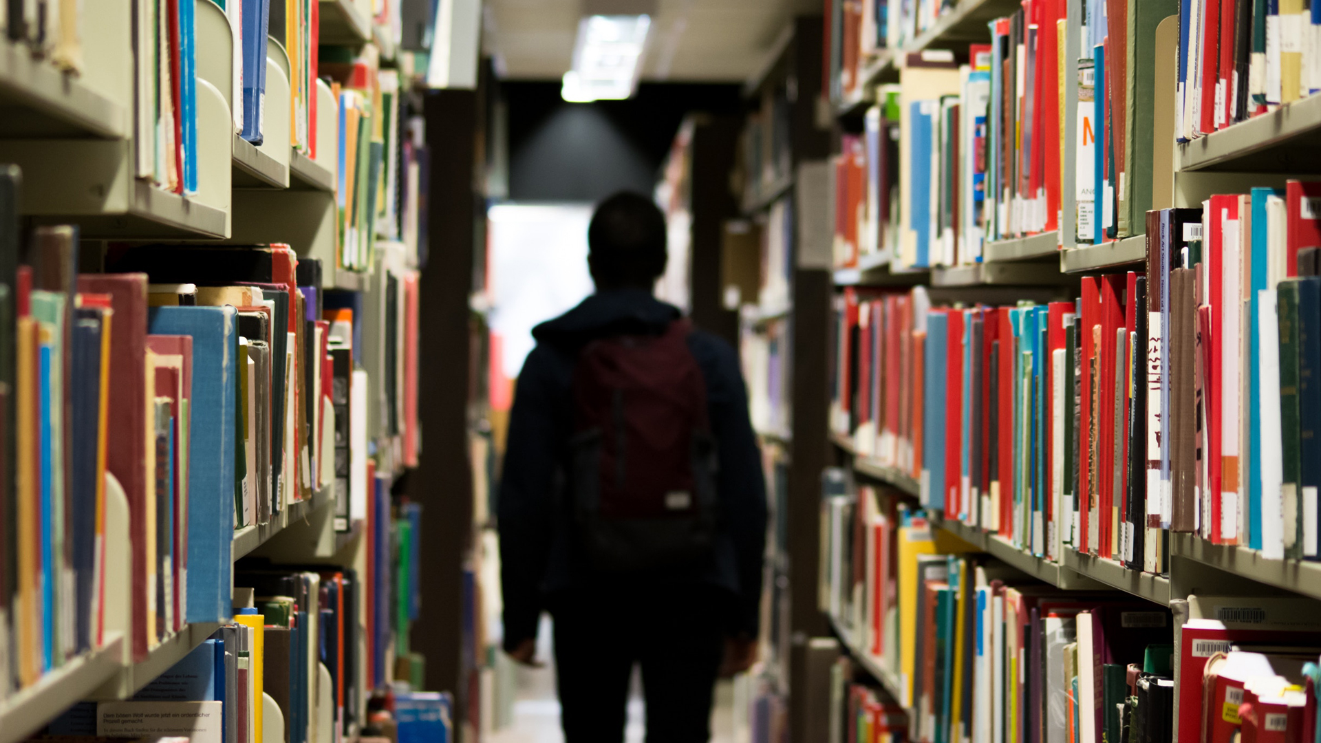 À 30 ans, il parle 19 langues - Découvrez son secret pour apprendre n ...