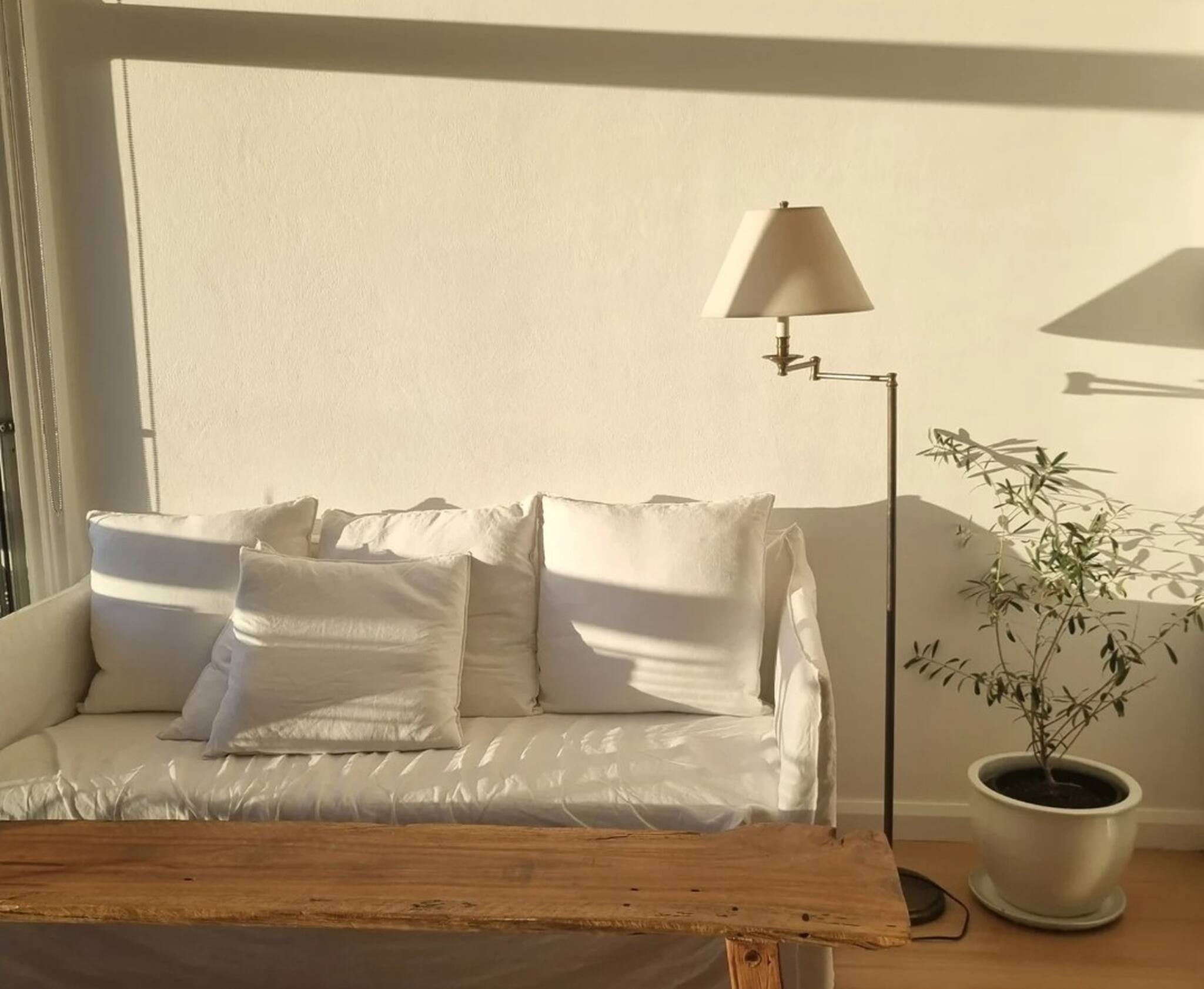 Stylish 1br Apartment With City Views Mins To Cbd - Camperdown