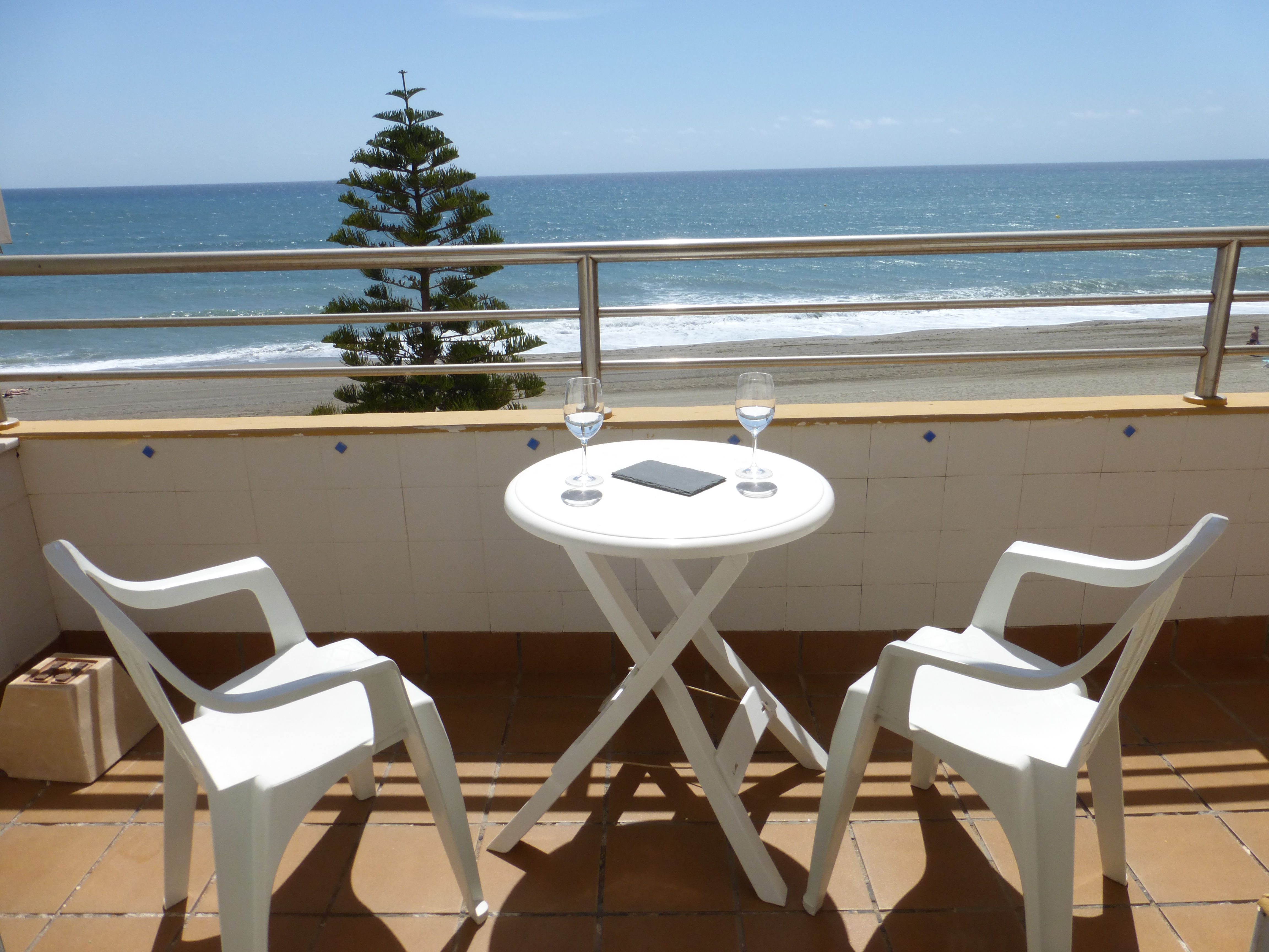 Apartamento De 1 Dormitorio En Primera Linea De Playa - Roquetas de Mar
