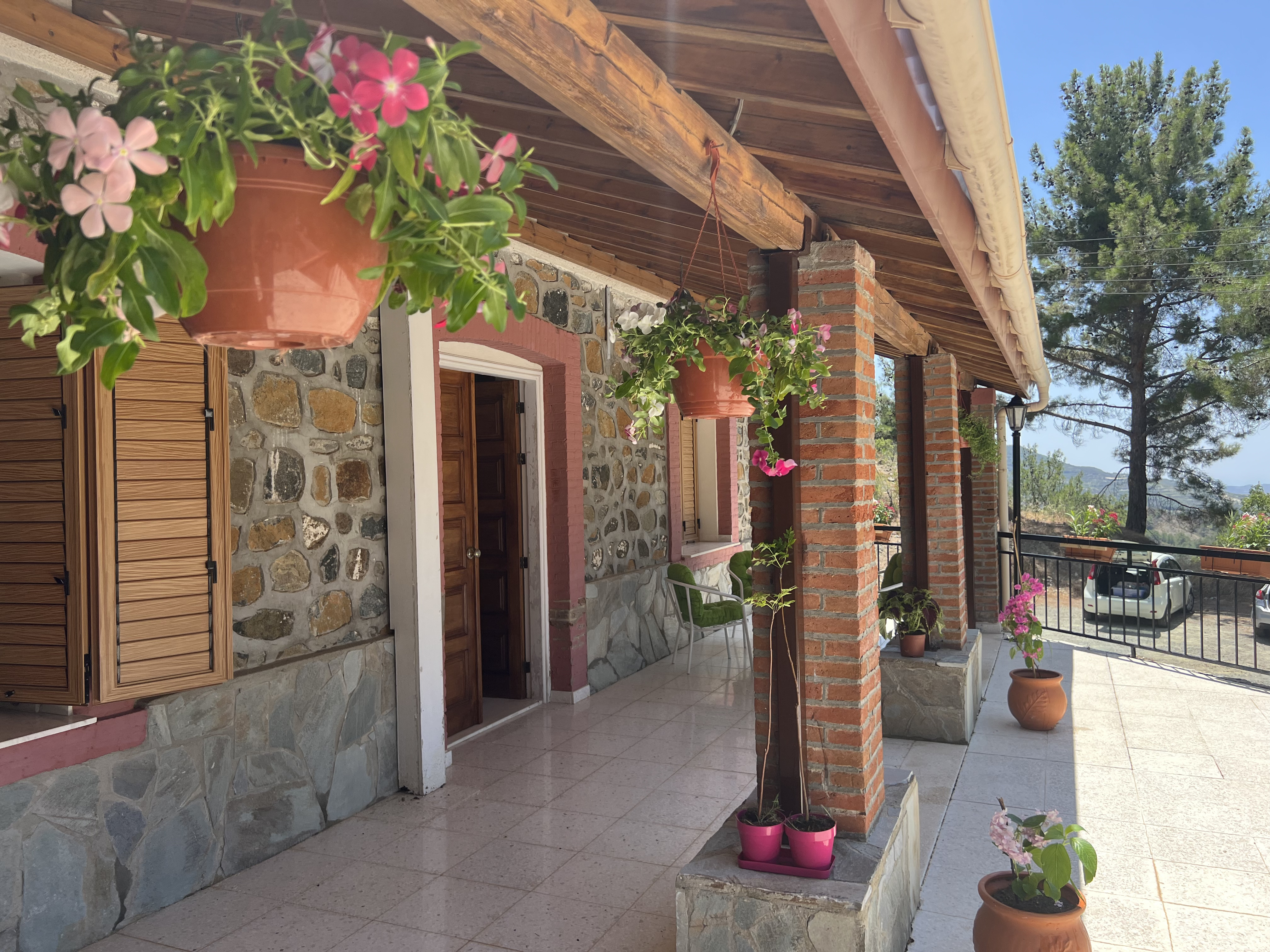 Charming Villa In Pano Platres, Cyprus - Your Home Away From Home - Cypern