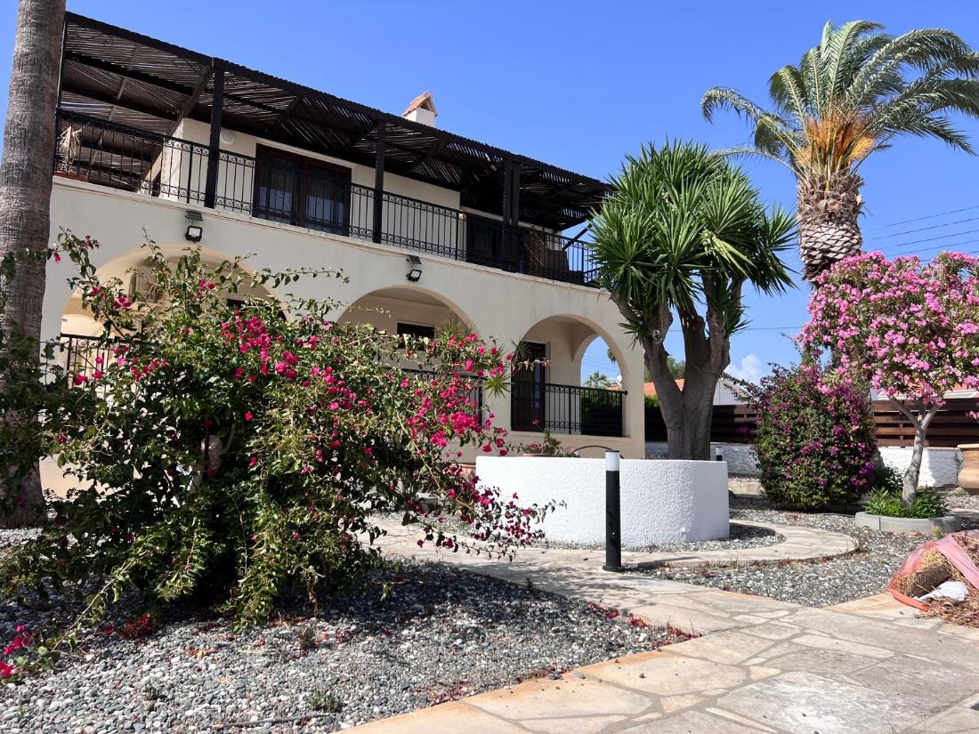 Charming Erimi Villa With Private Pool And Garden View - Ипсонас