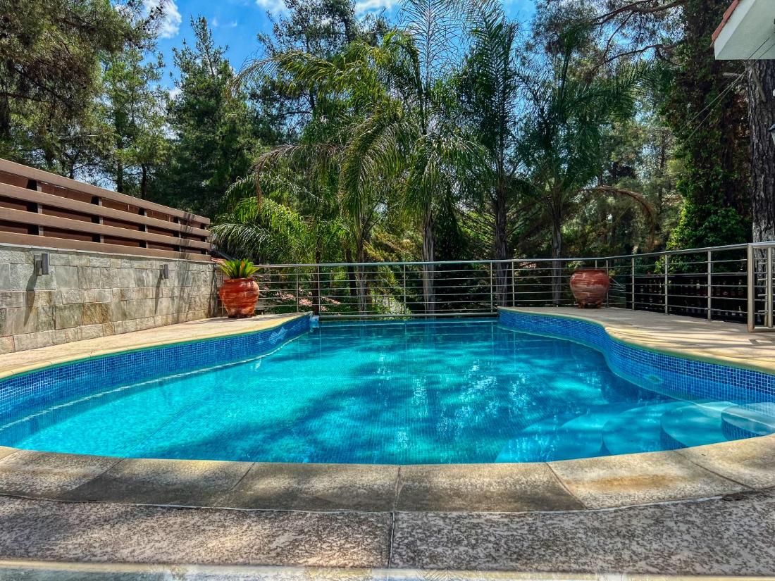 Charming Villa In Moniatis, Cyprus - Private Pool & Garden - 賽普勒斯