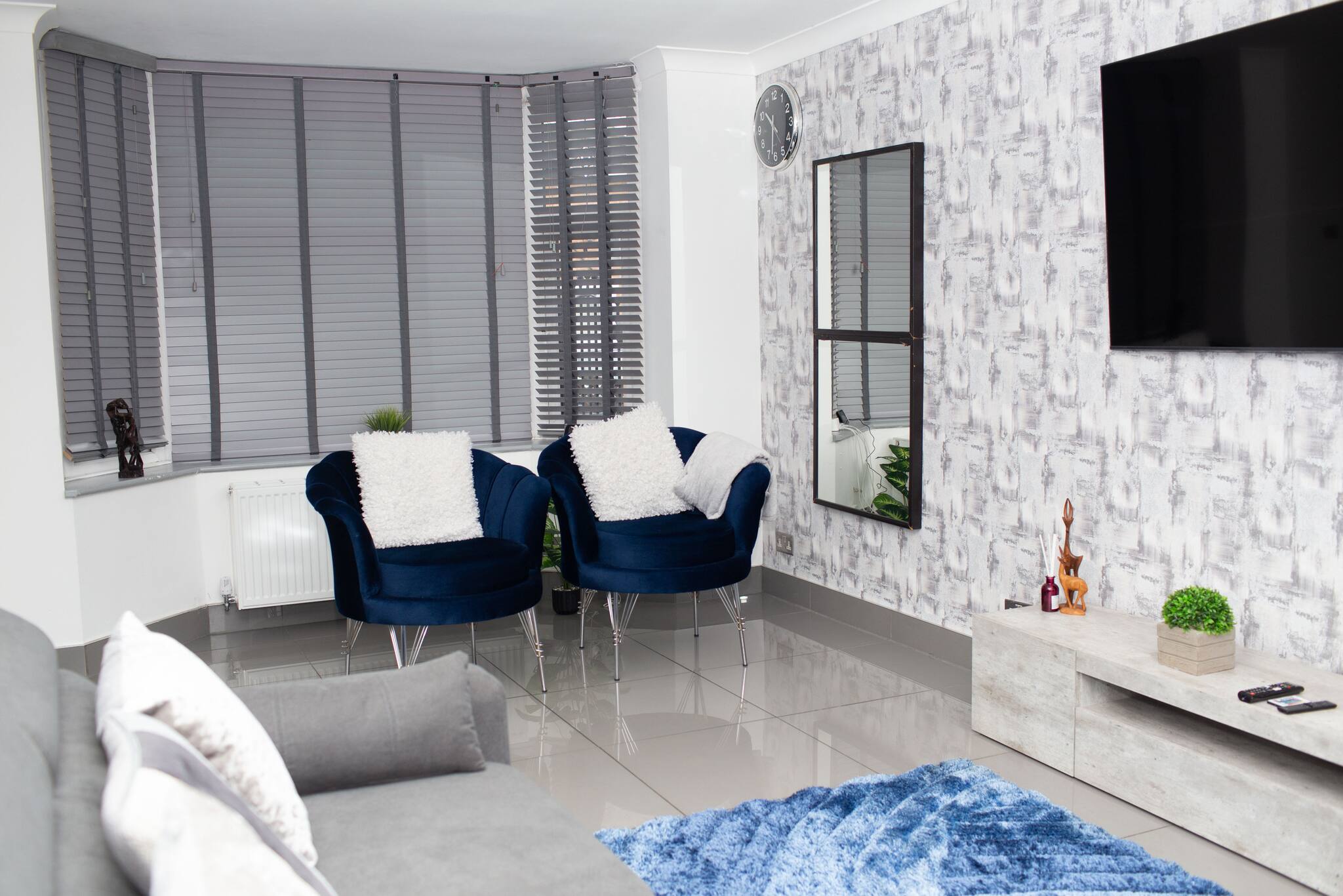 The Grey Mansion Near Manchester City, Co-ops Live - 柴郡