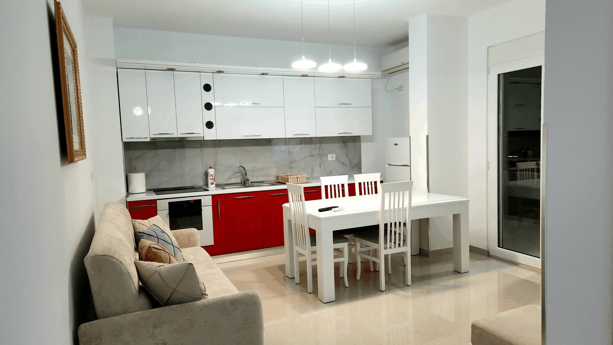 Accogliente Appartamento A Fier, Albania - City Center Retreat - Prefettura di Fier