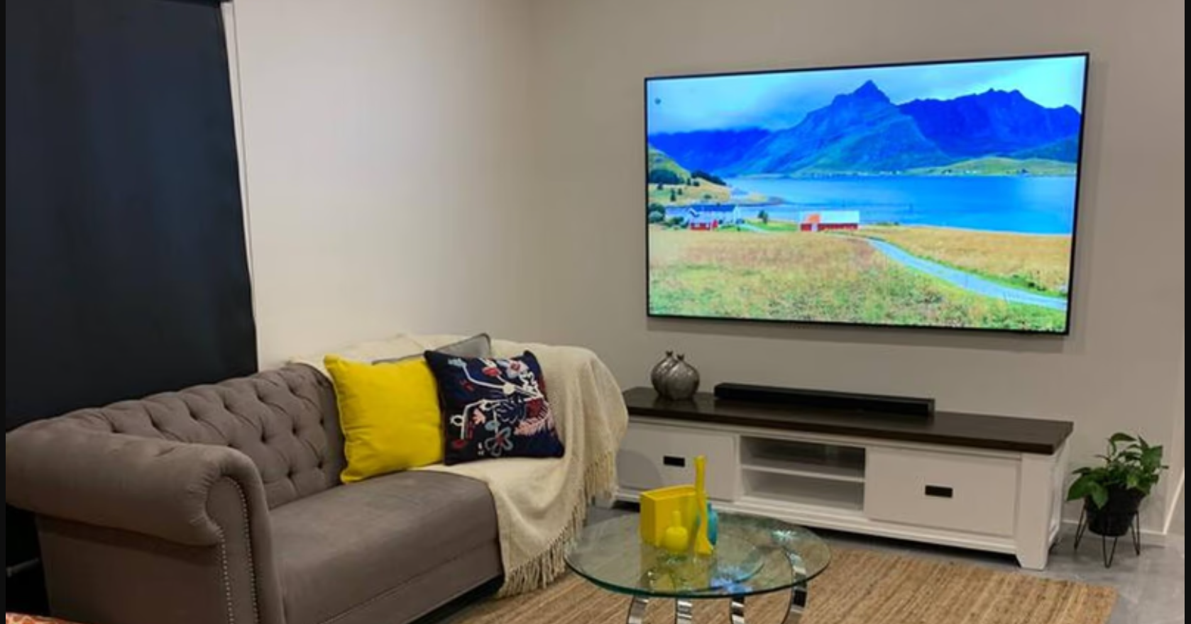 Fresh & Modern 3br Home • Ensuite • Open Views - Melton