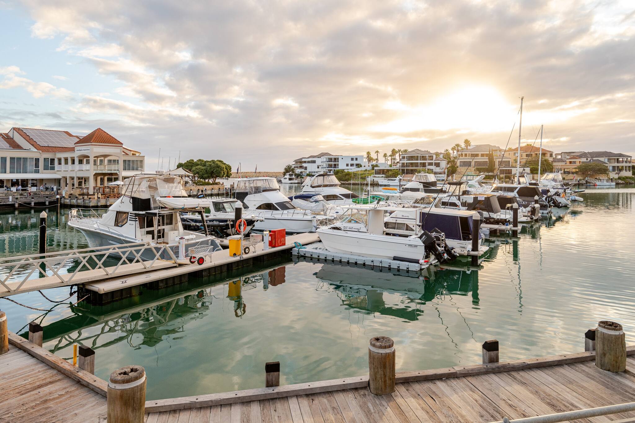Located In The Mindarie Marina A Luxury House In A Perfect Location - Mindarie