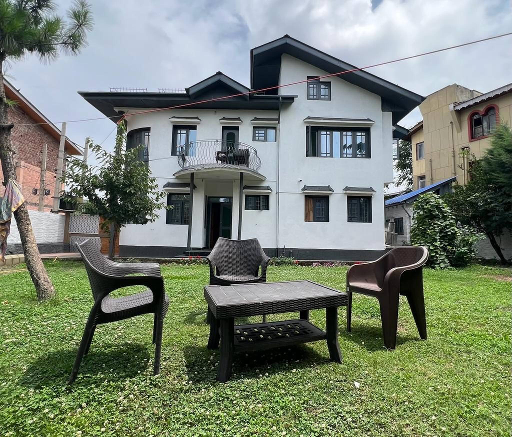 Dilan Residency Villa -5 Bedroom- Centrally Heated - Srinagar
