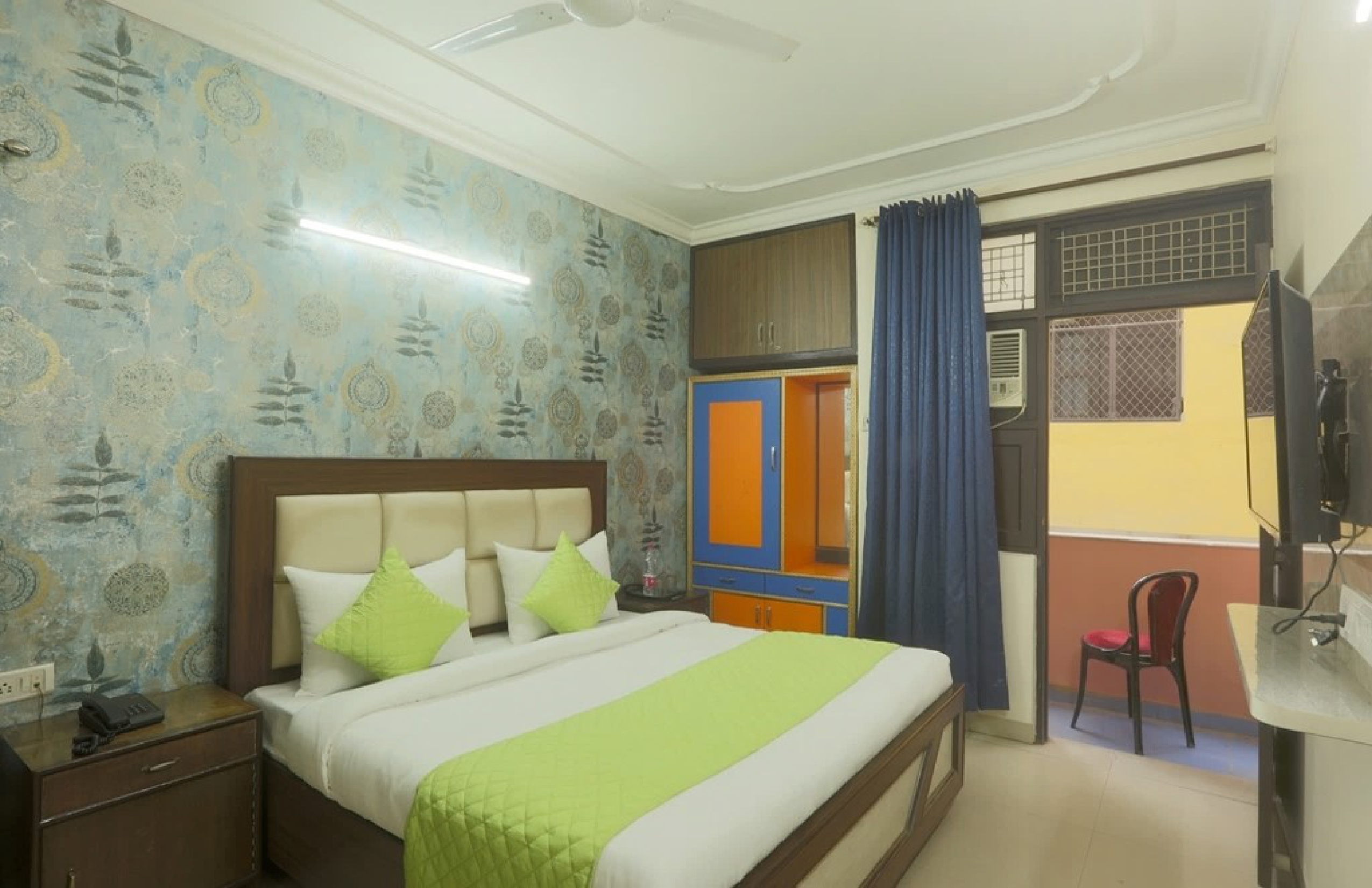 Transit Stay Near Igi Airport - Delhi