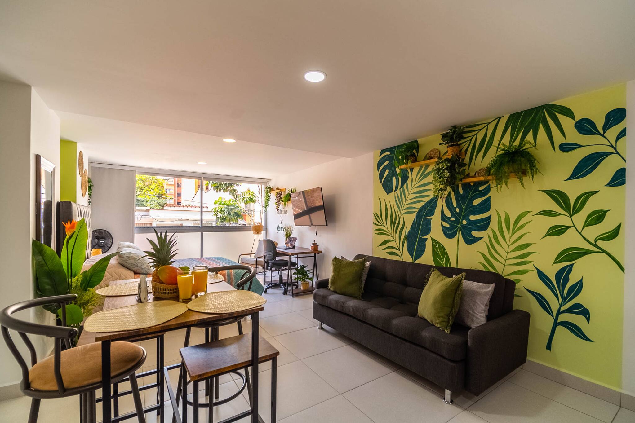 Cozy Spring Flat In Laureles - Medellin, Antioquia, Colombia