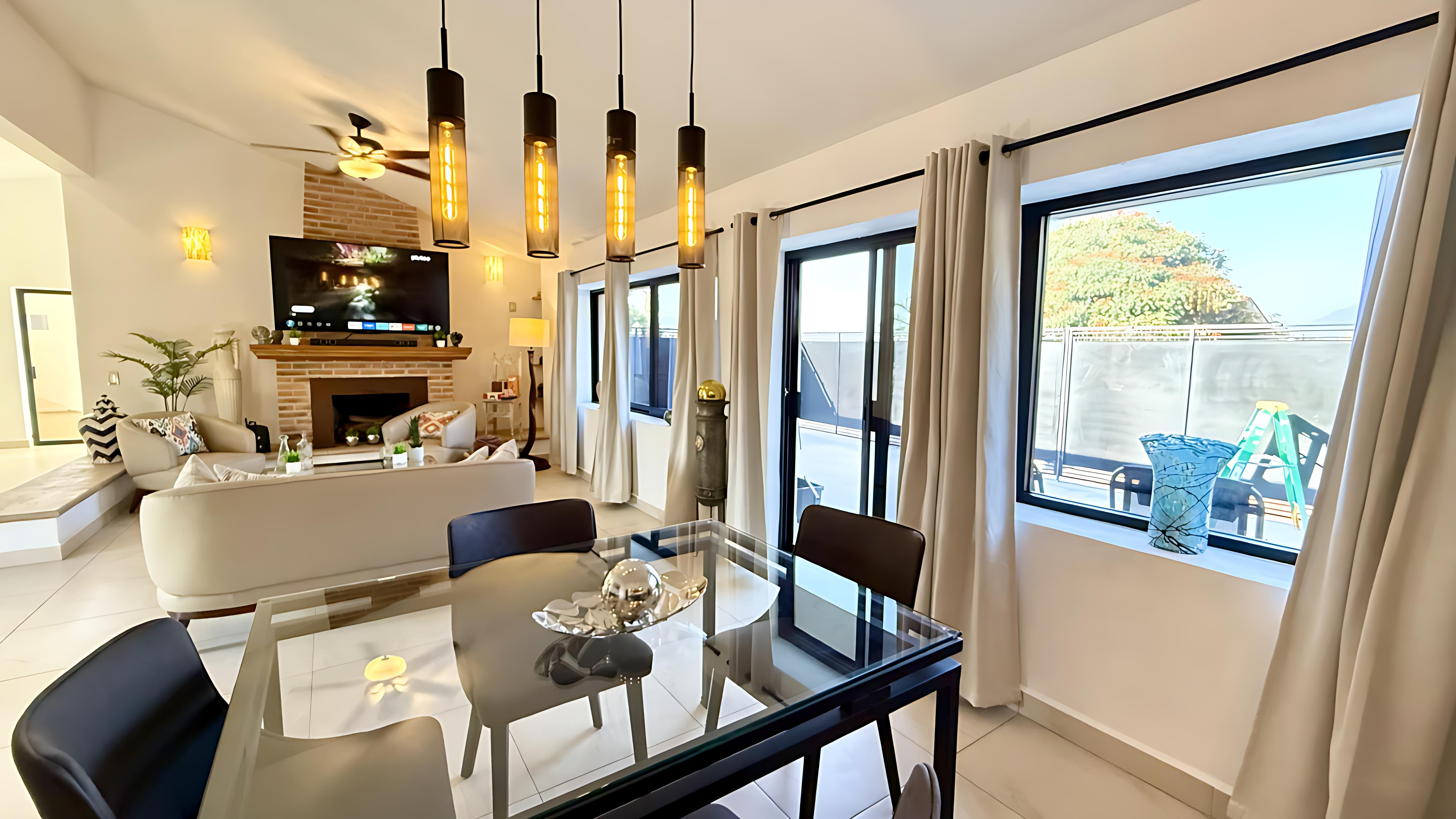 Luxurious 3 Bedroom Retreat In Ajijic - Sleeps Up To 6 - Walk To Everything - Ajijic