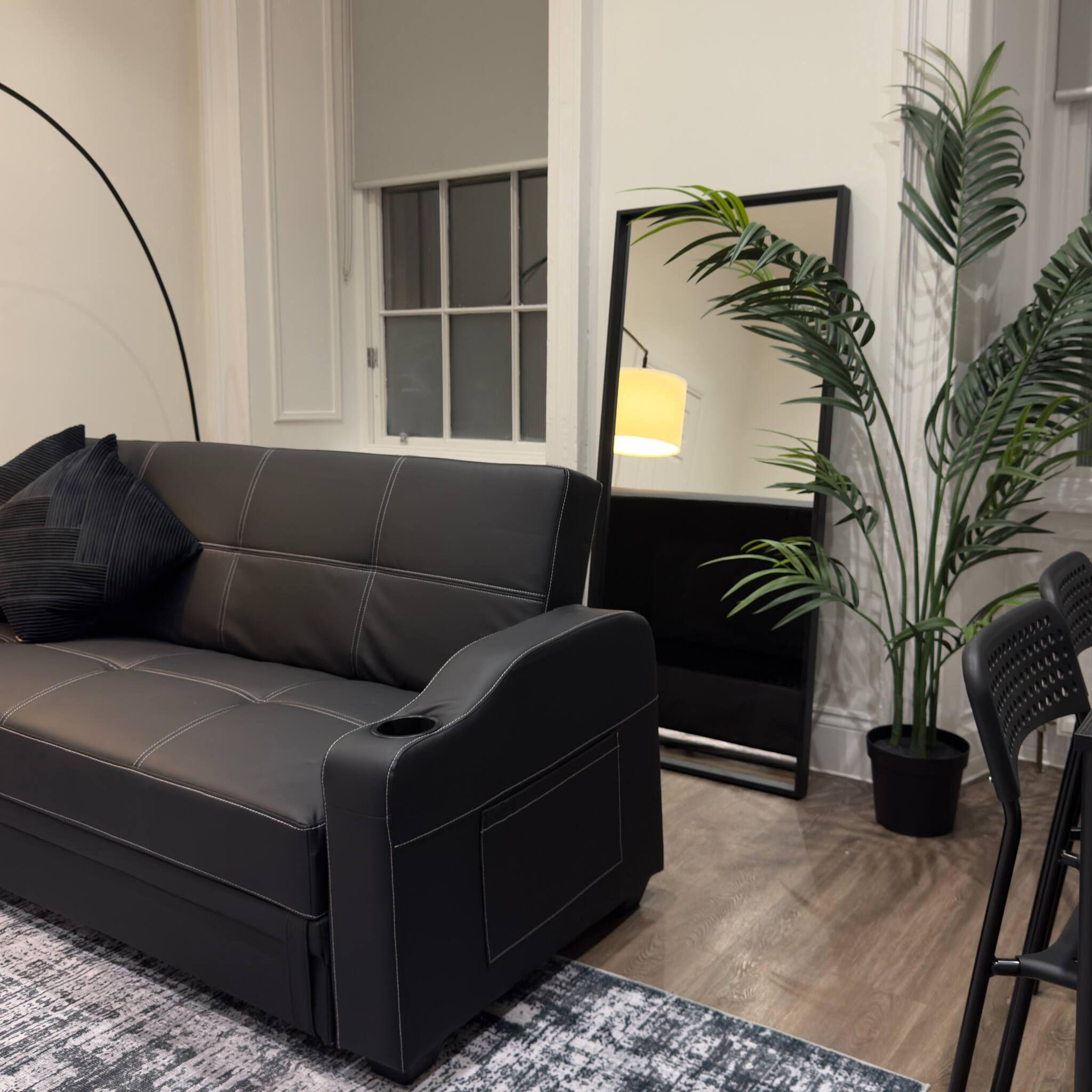 Cozy Modern Apartment On Leith Walk - Edinburgh