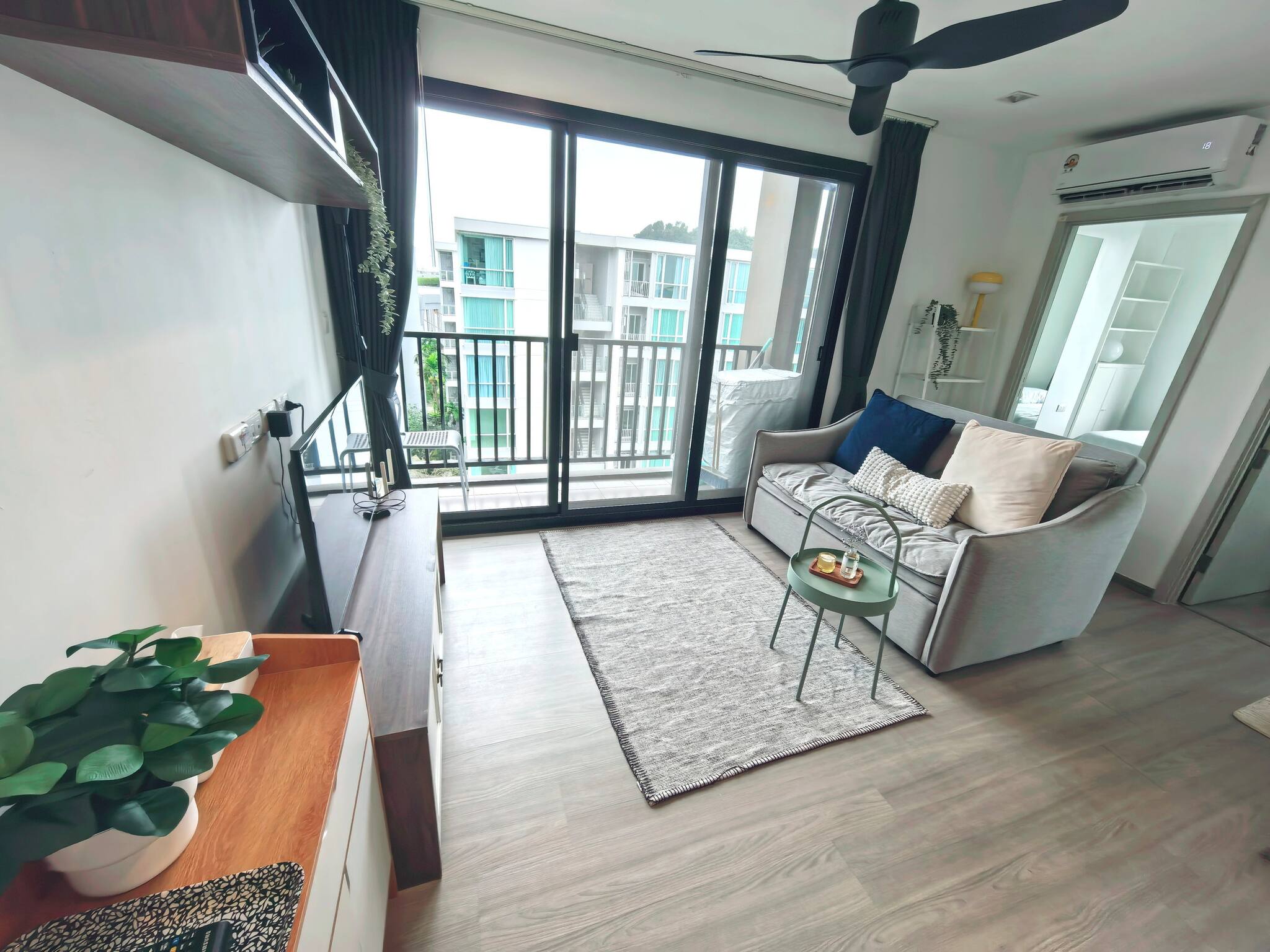 Friendly 2br In Phuket Central With Pool & Gym - Phuket district, Thailand