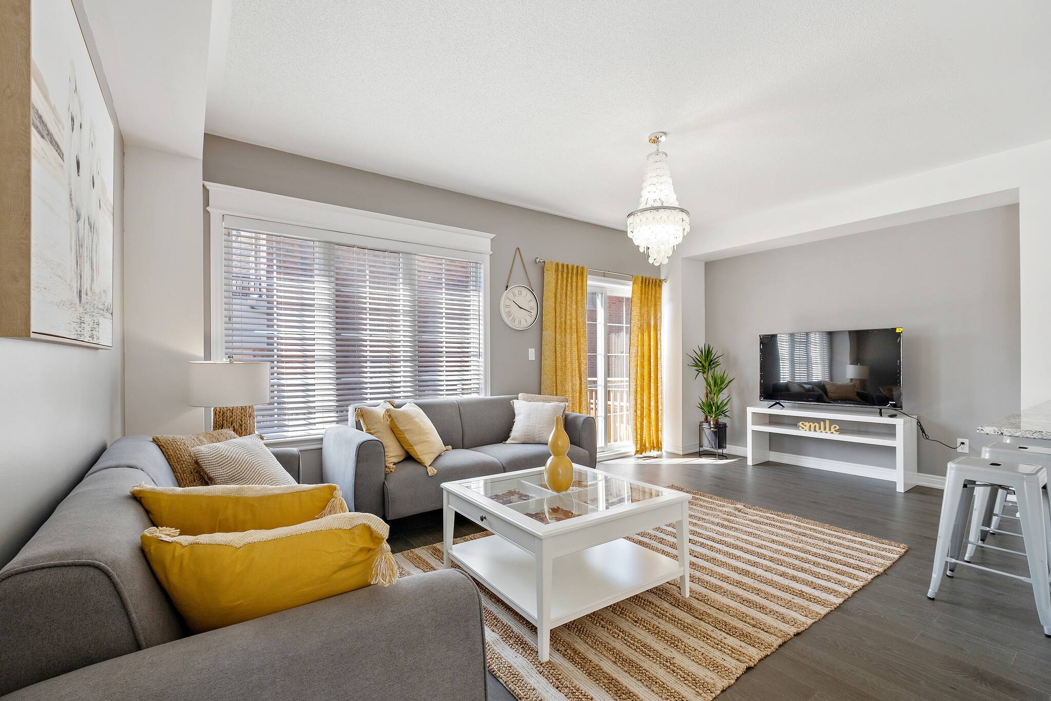 Modernes Haus Nahe Restaurants, Geschäften Und Seen - Aurora