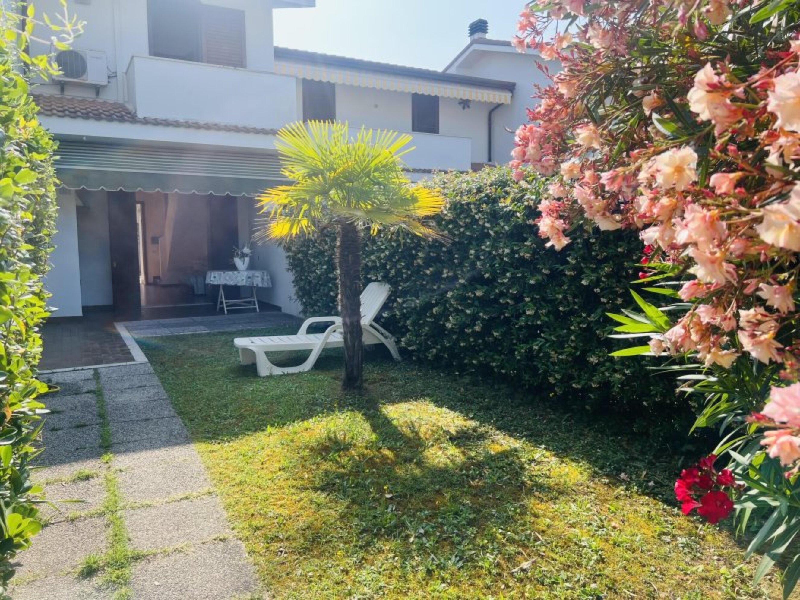 Zweistöckiges Reihenhaus Mit Privatem Garten - Bibione