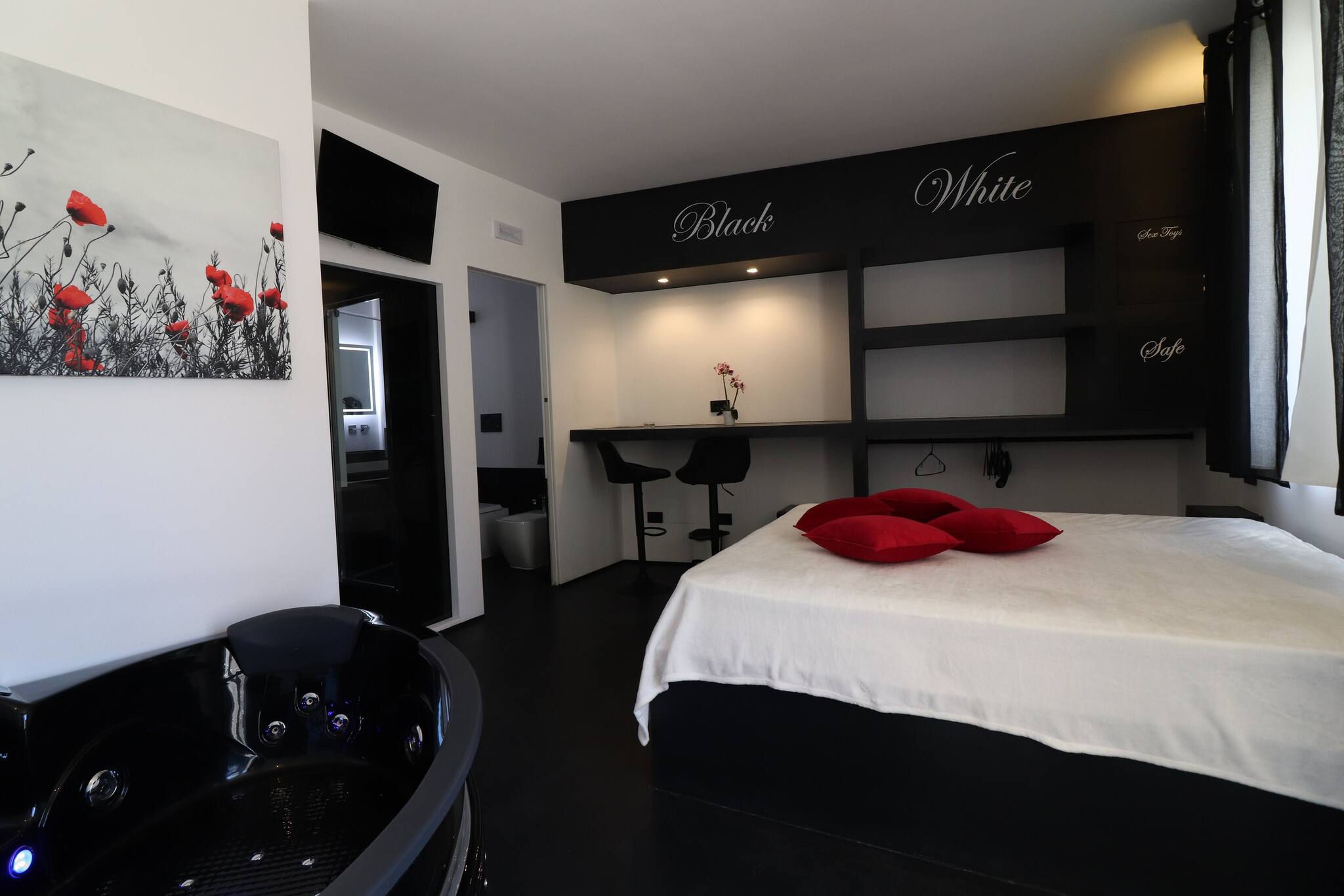Black&white Otranto Suite - Otranto