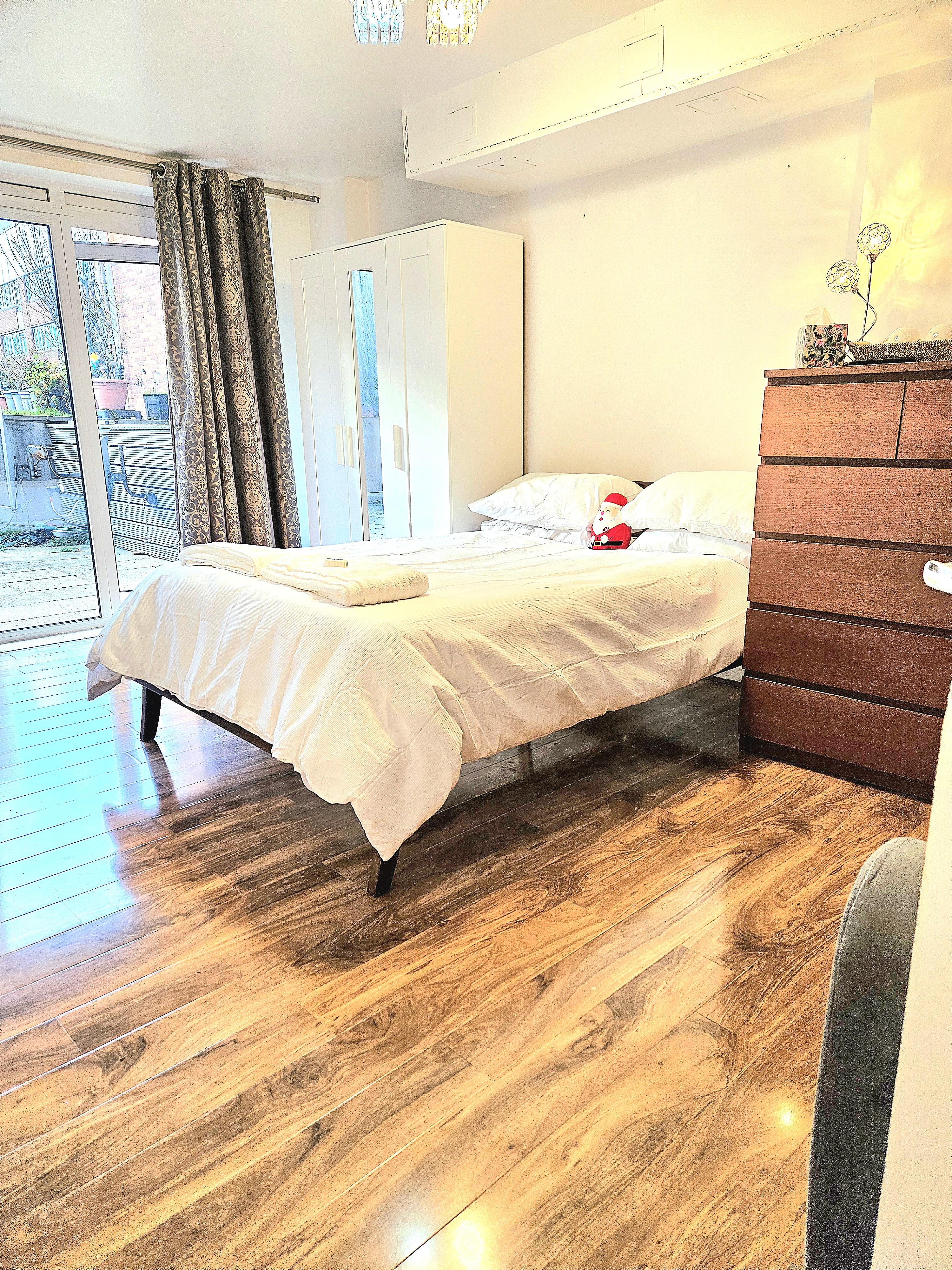 Spacieux Havre De Paix Avec Balcon Privé Et Vue Sur La Ville - Londres