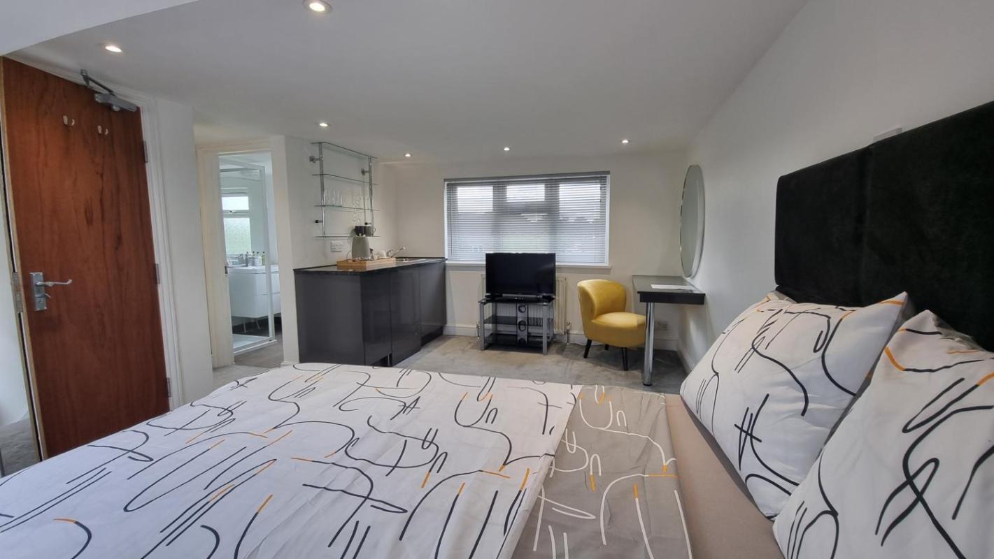 Stylish Suites With Kitchenette 6 - St Albans