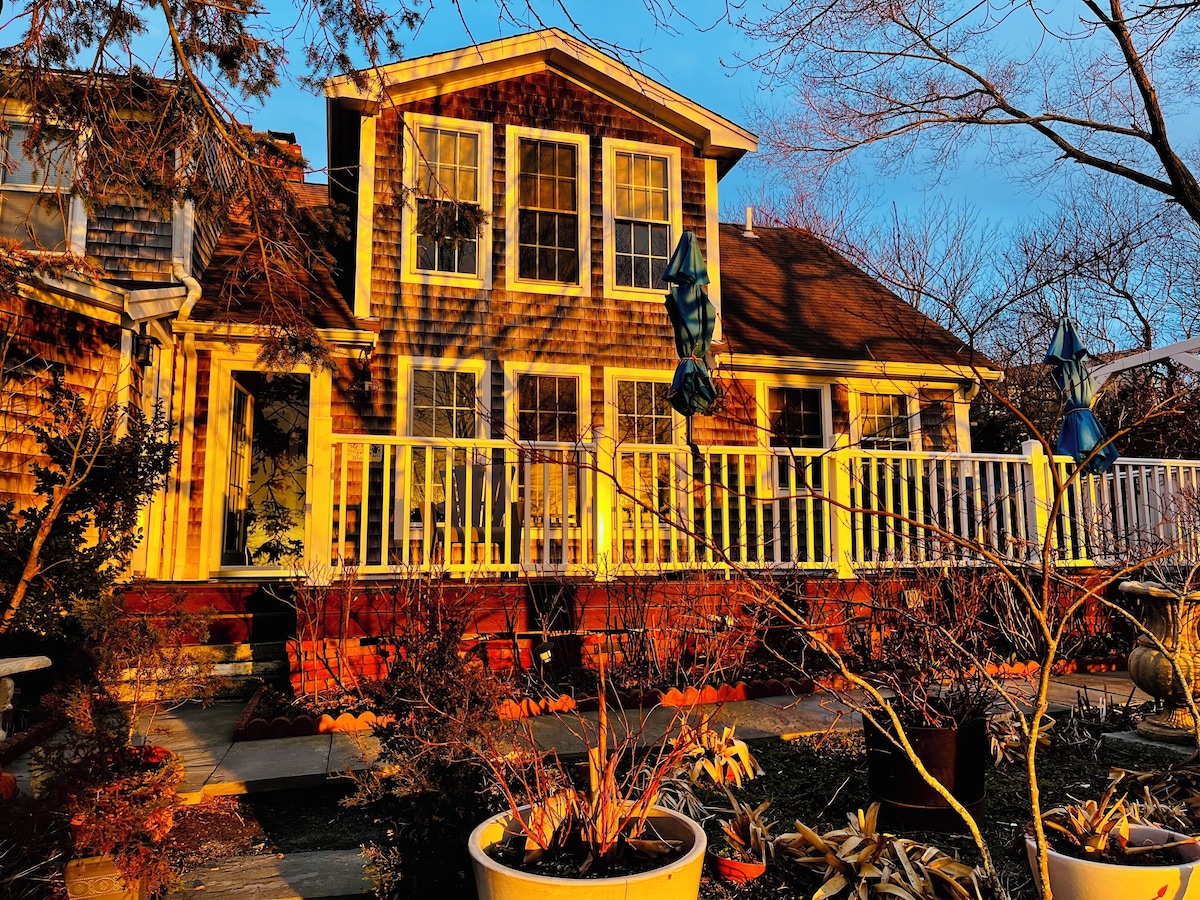 5 Star 1,550 Sf - The Gale Force Farmhouse At Telegraph Hill - Modern, Renovated - Provincetown, MA