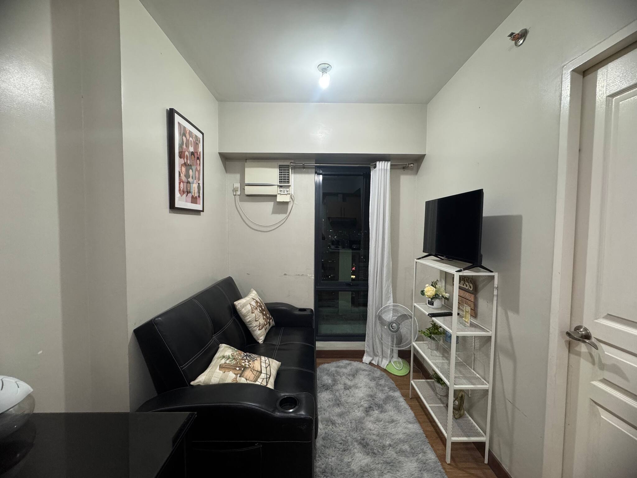 Flair Towers Condo Near Mrt Bonifacio And Shaw Within Greenfields - Makati