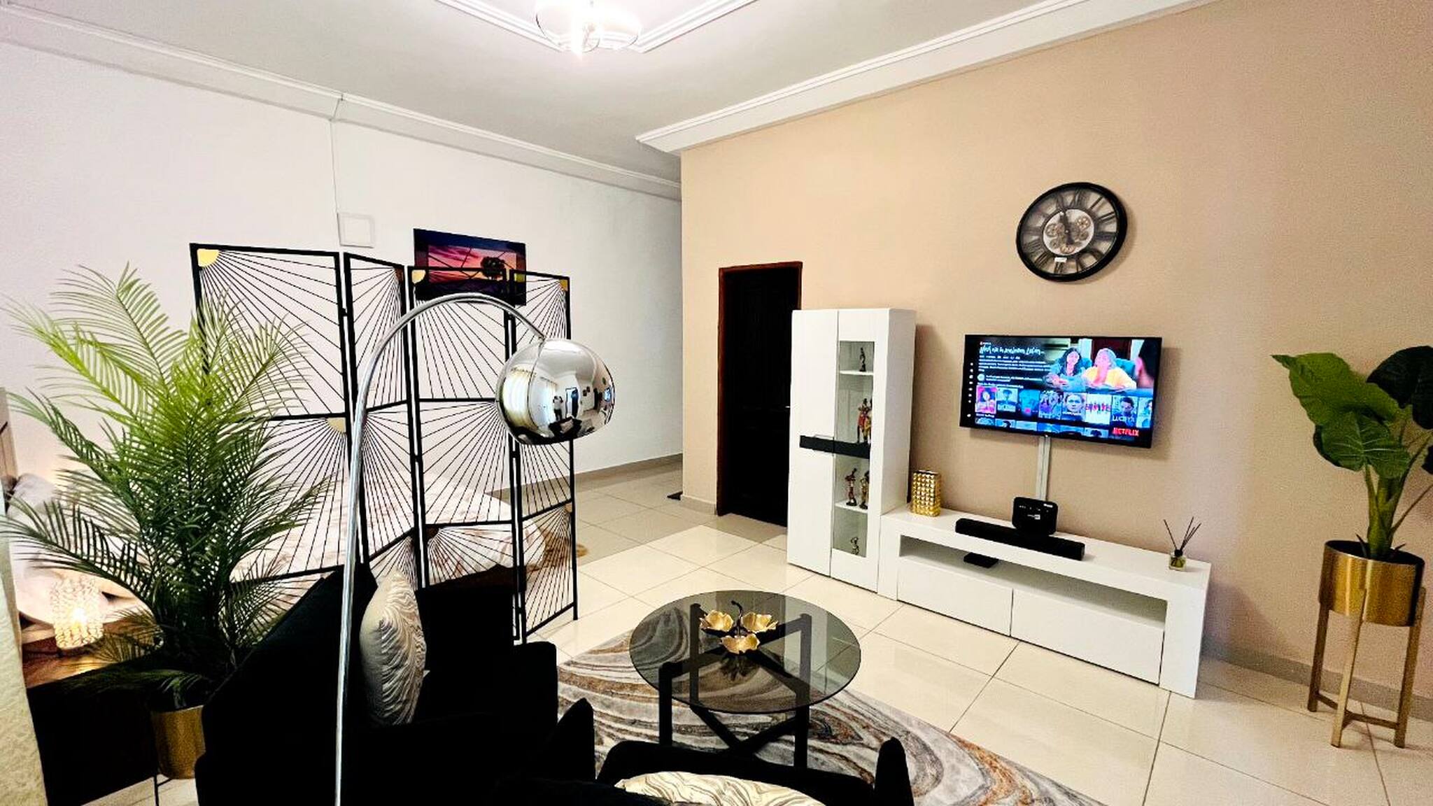 Medo's Luxury Houses -  Large Studio - Abidjan