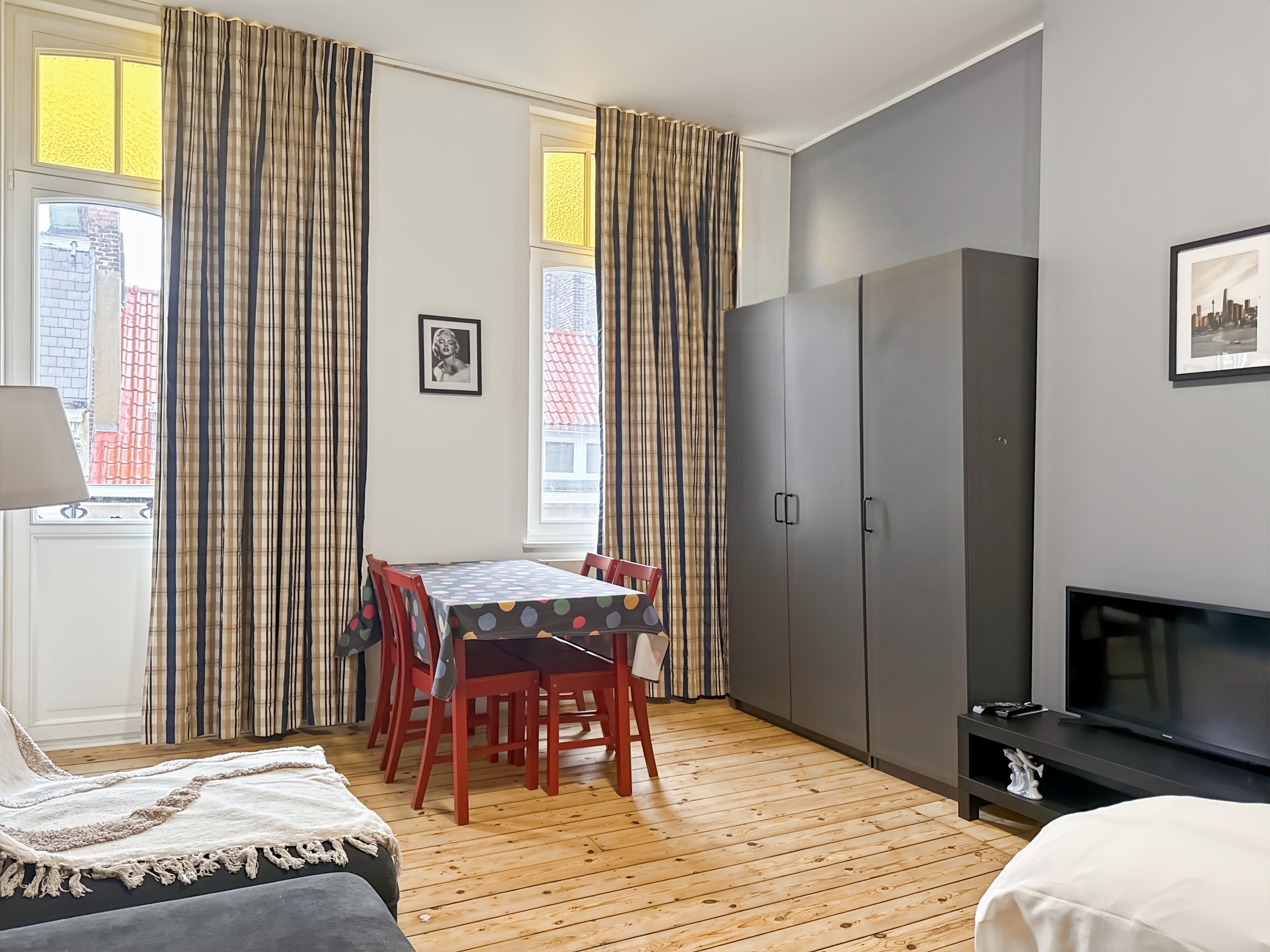 Nuevo Estudio Con Auto Check-in En 2ª Planta Cerca De Chatelain - Brussels