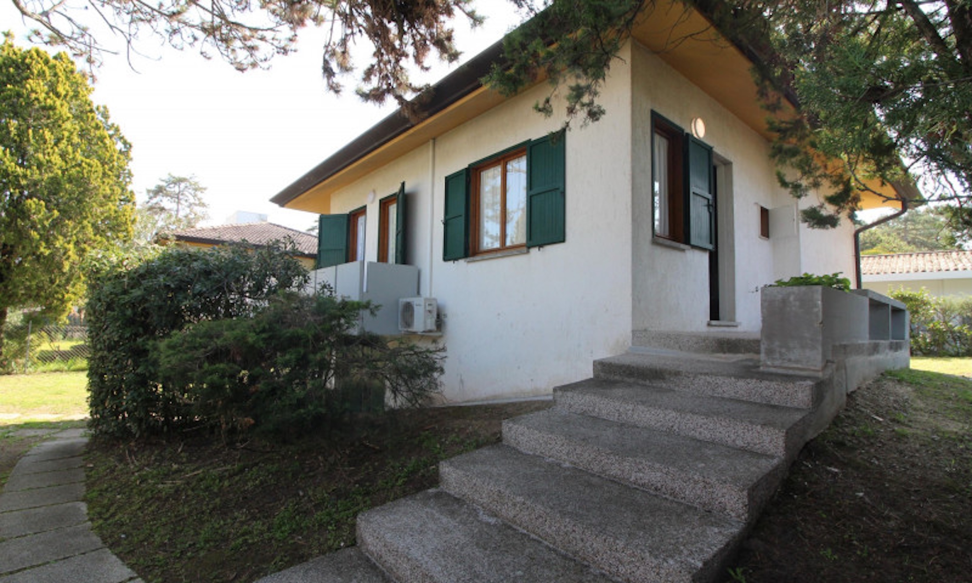 Villa With Private Fenced Garden - Lignano Sabbiadoro