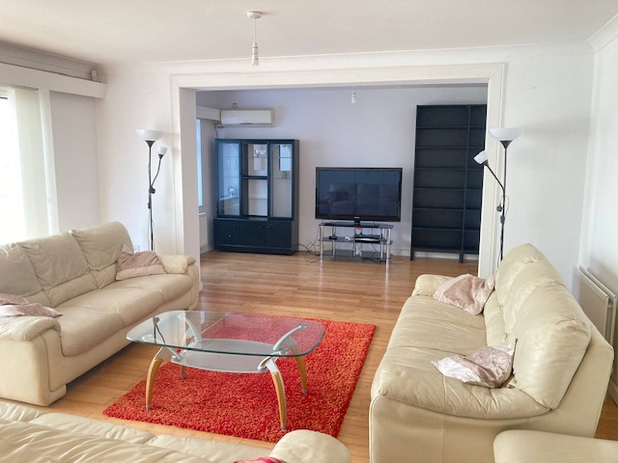 Modern And  Spacious 6 Bedroom House - Hampshire