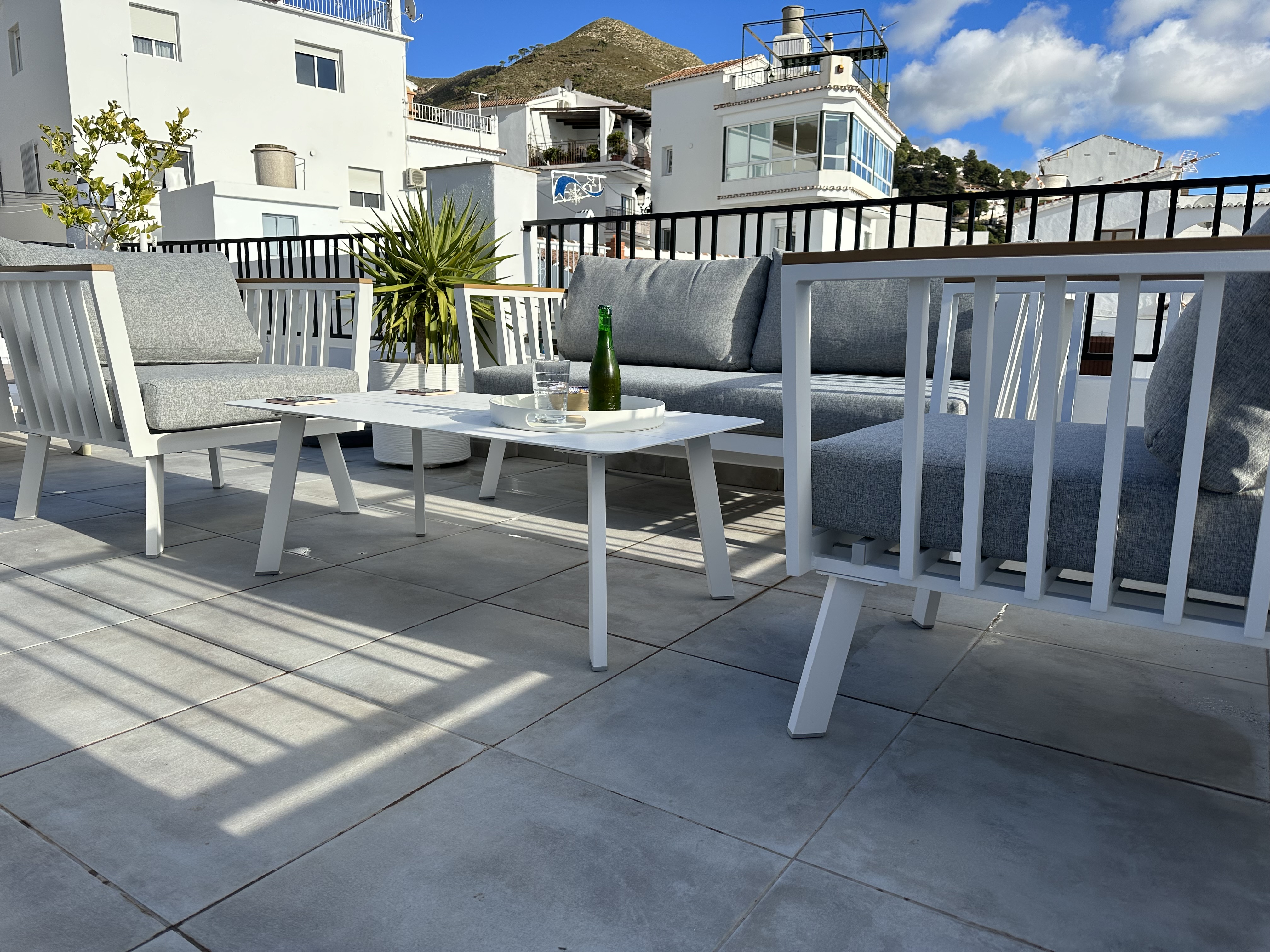 Modern 2 Bed Apartment With Hot Tub And Large Private Roof Terrace - Cómpeta