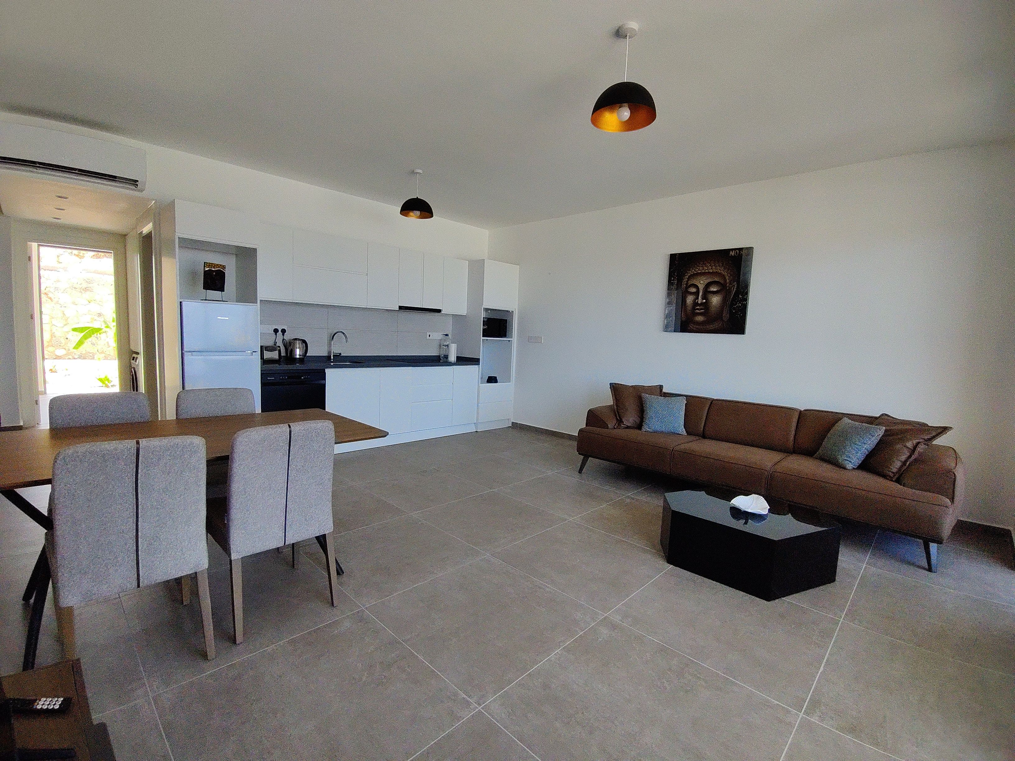 Despierta Junto Al Mar · Retiro Con Jardín Frente Al Mar Y Piscina - Norte de Chipre