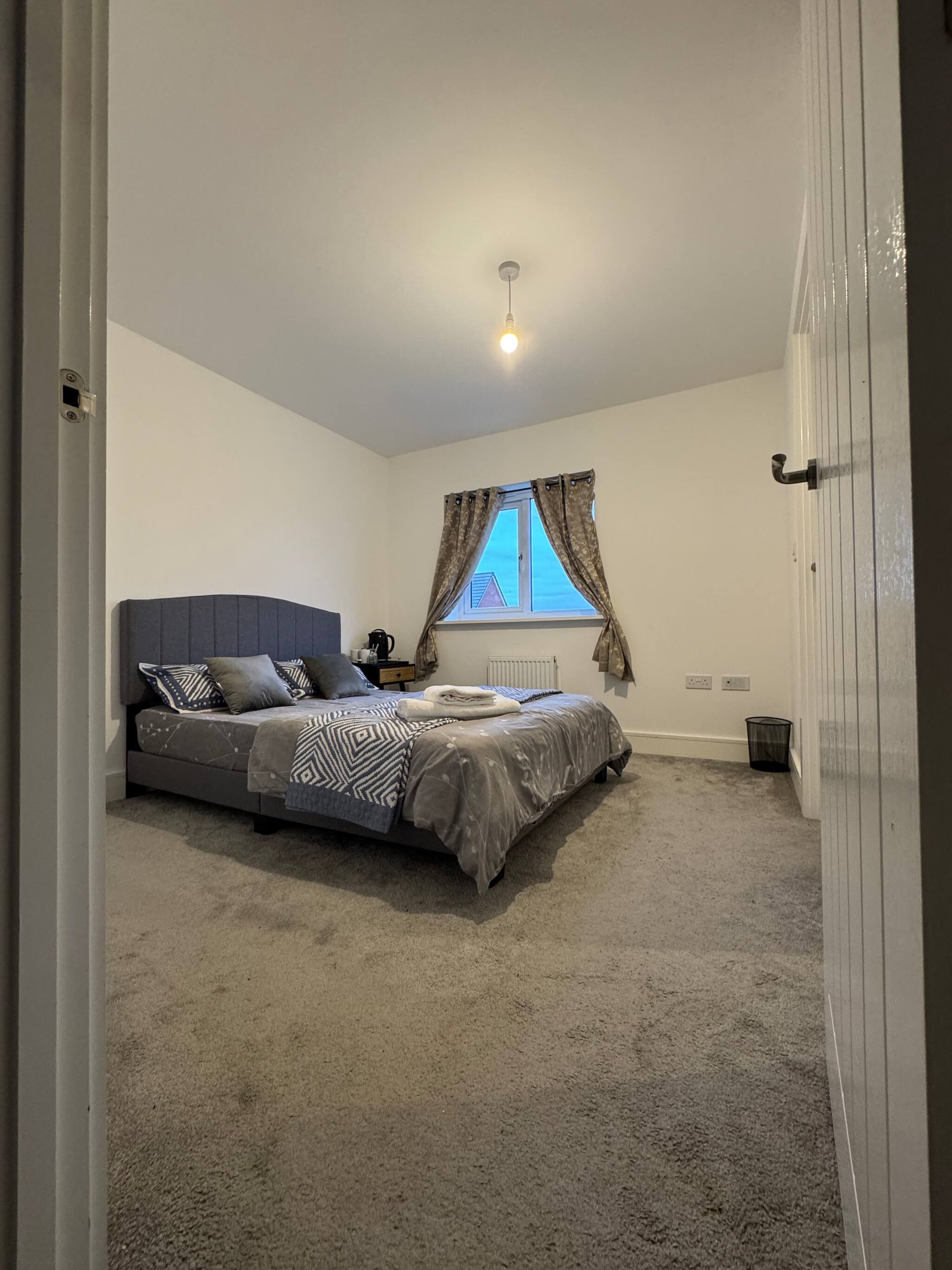 Beautiful Private Ensuite  Minutes To City Centre - Newcastle-under-Lyme