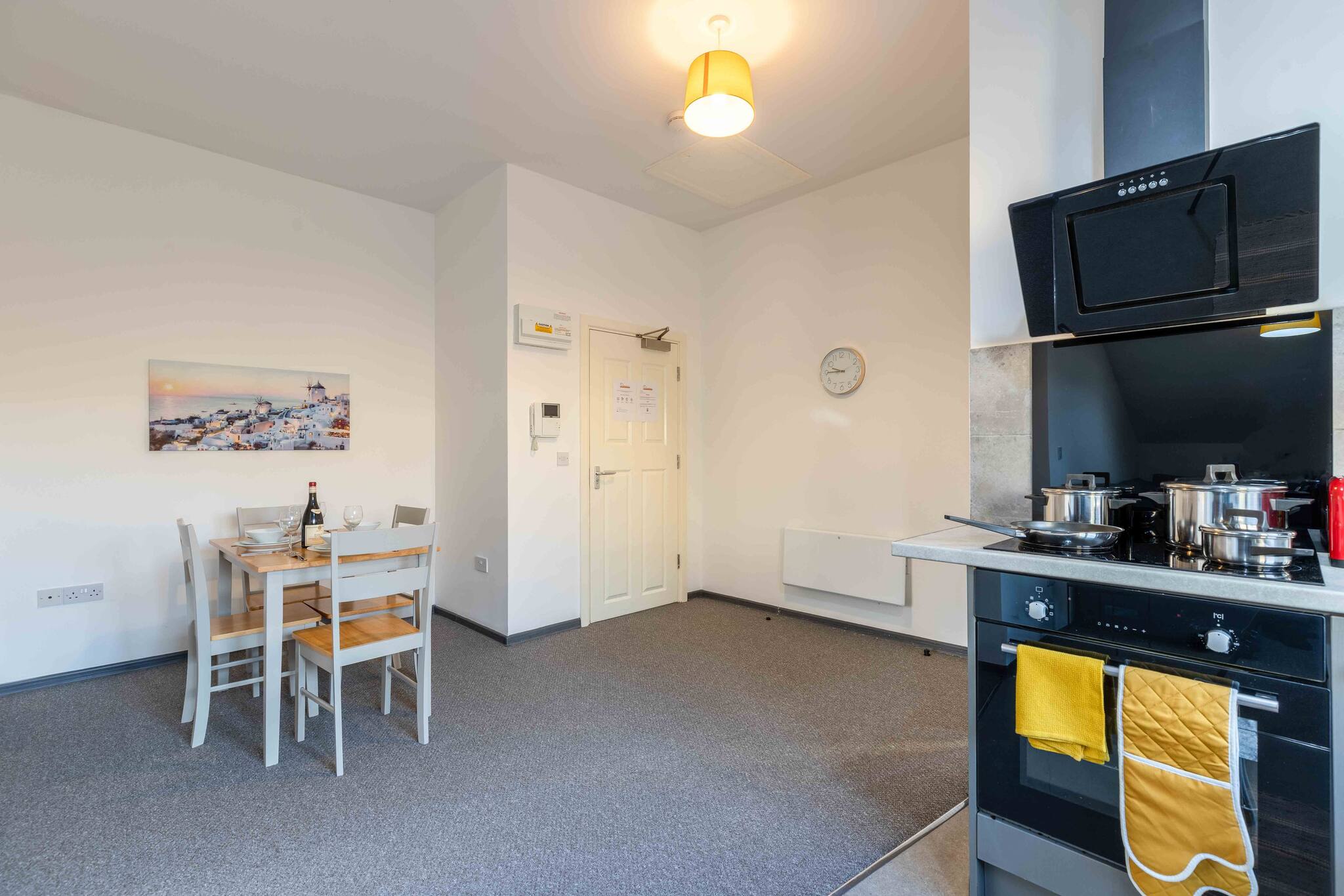 The Elderns • Netflix • Boutique • Parking Gratuit • A1 - Peterborough, Royaume-Uni