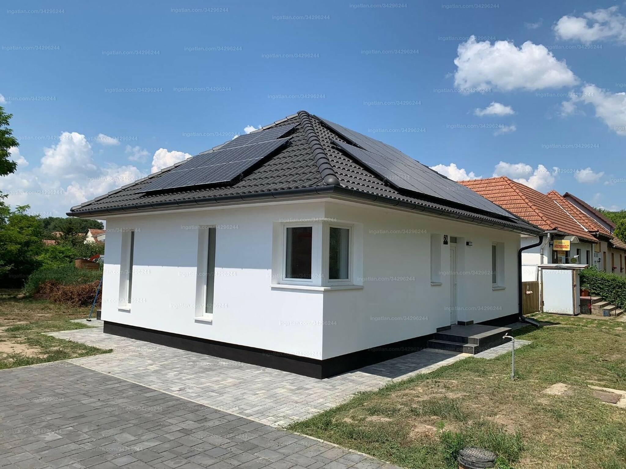 Cityland In Der Nähe Von Mercedes Benz - Kecskemét