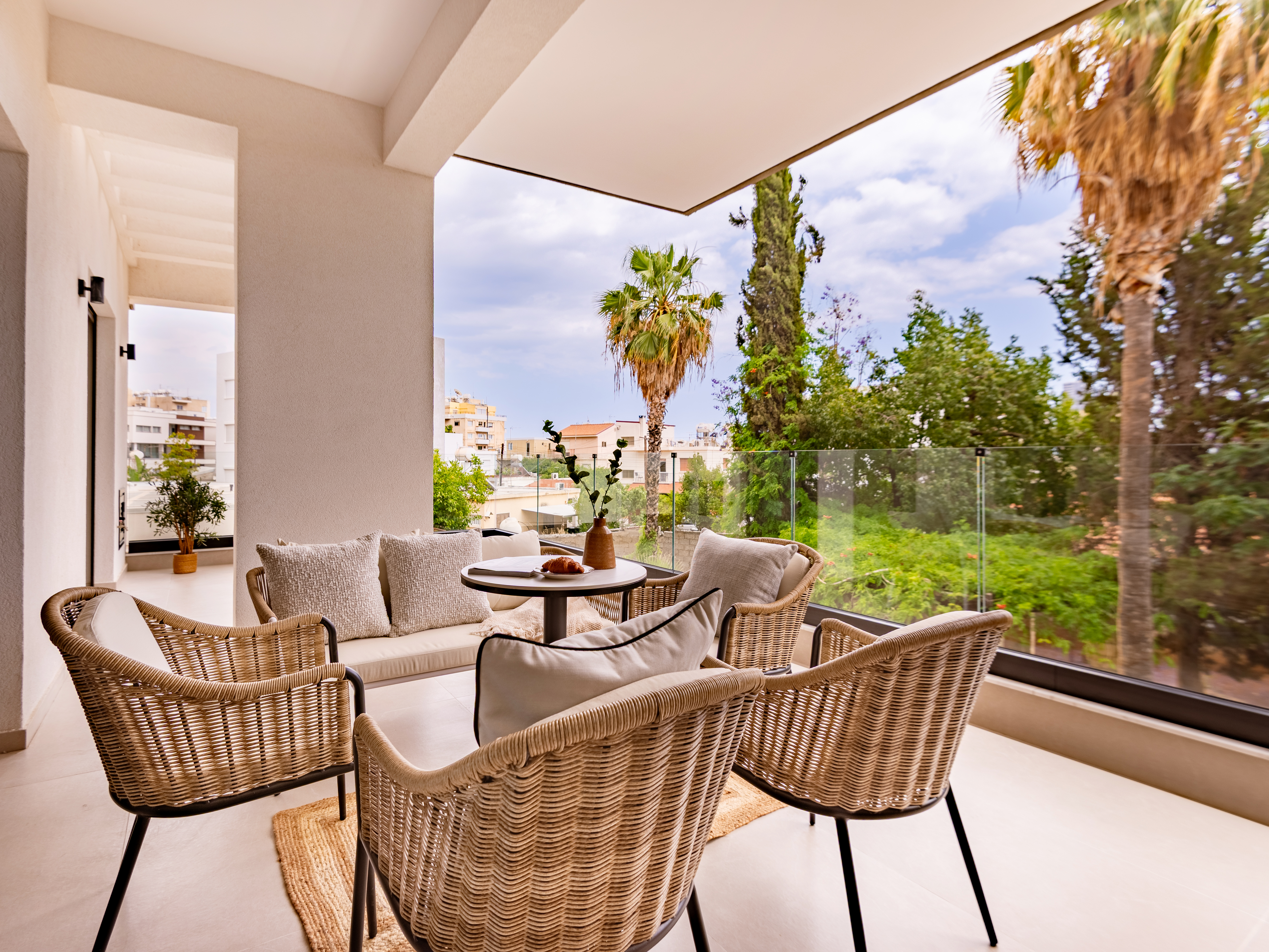 Sanders Breeze - Appartement Lumineux De 2 Chambres Avec Balcon - Limassol