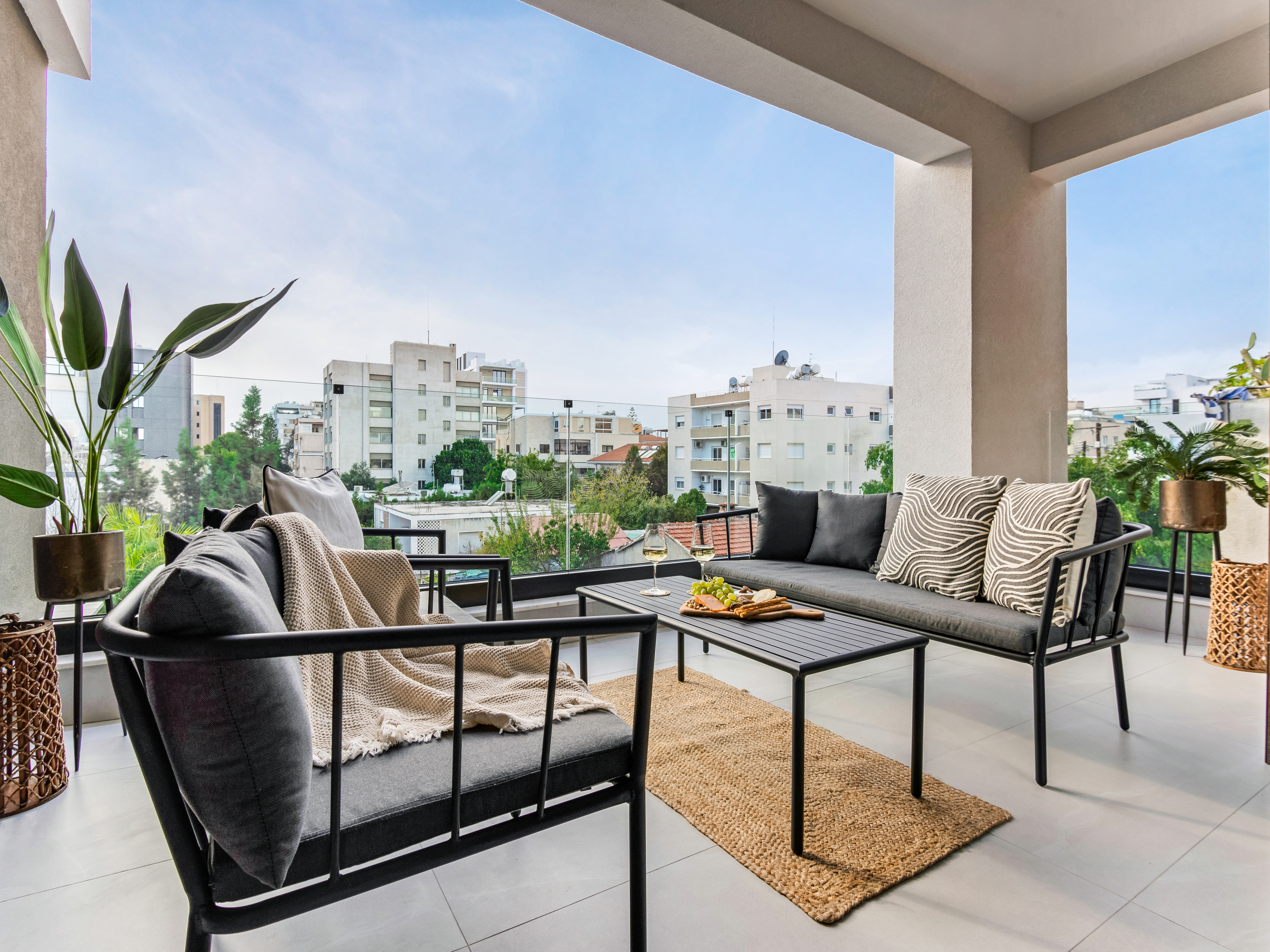 Sanders Premier - Acogedor Apartamento De 2 Habitaciones Con Balcón - Limassol