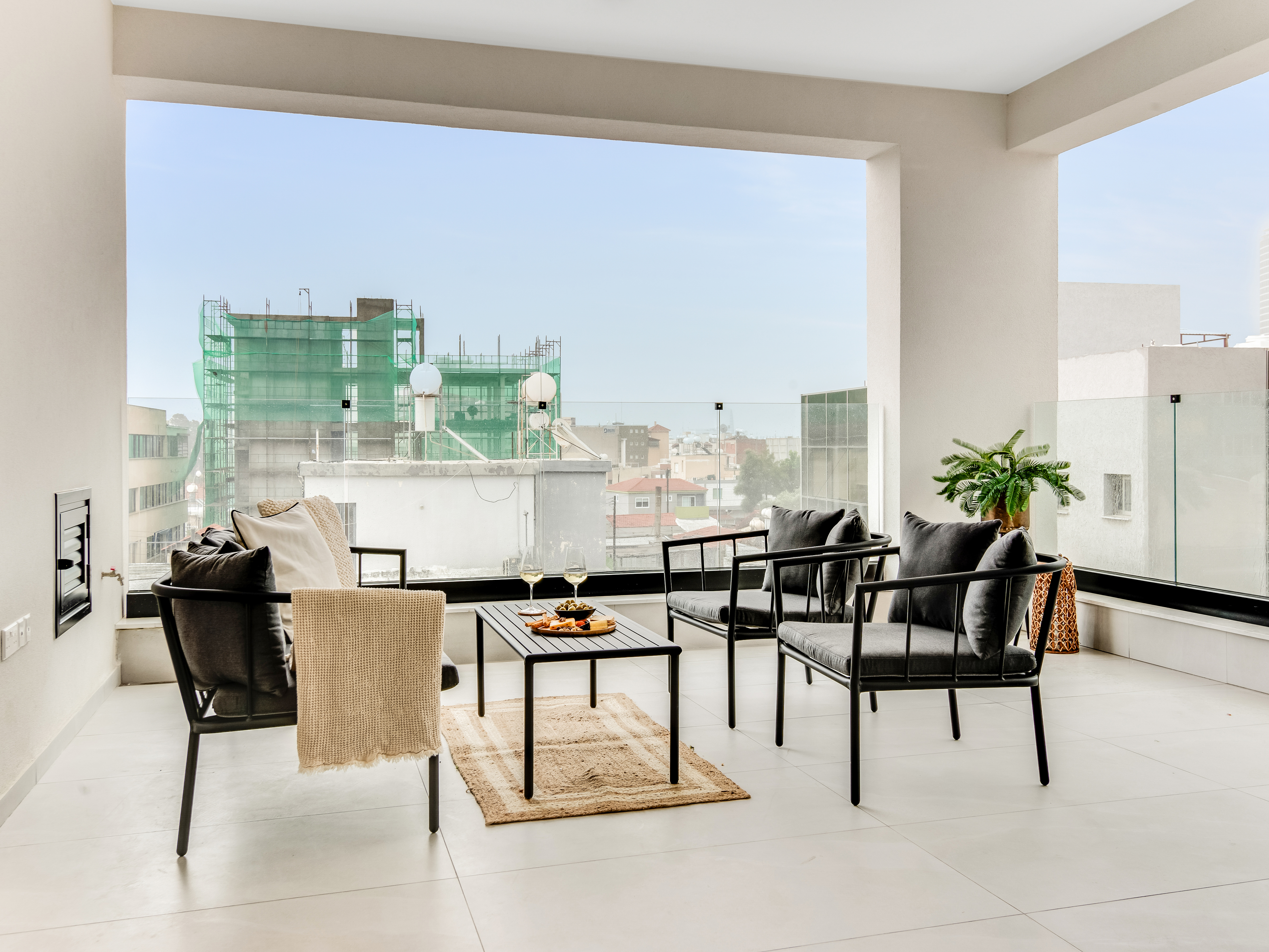 Sanders Premier - Lovely 2 Bdr Apt With Balcony - Limassol