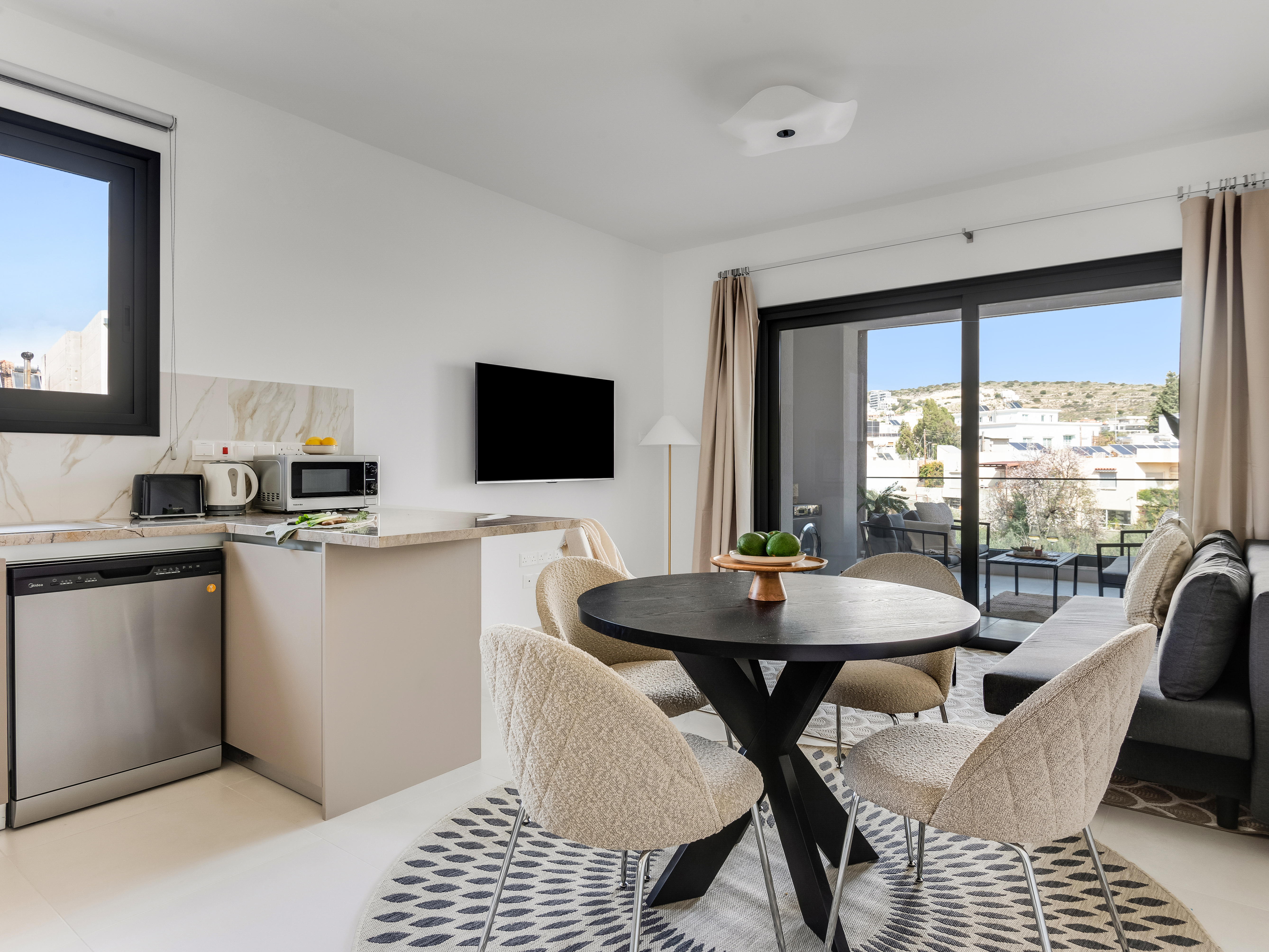 Sanders Triple - Hermoso Apartamento De 1 Dormitorio Con Balcón - Limassol