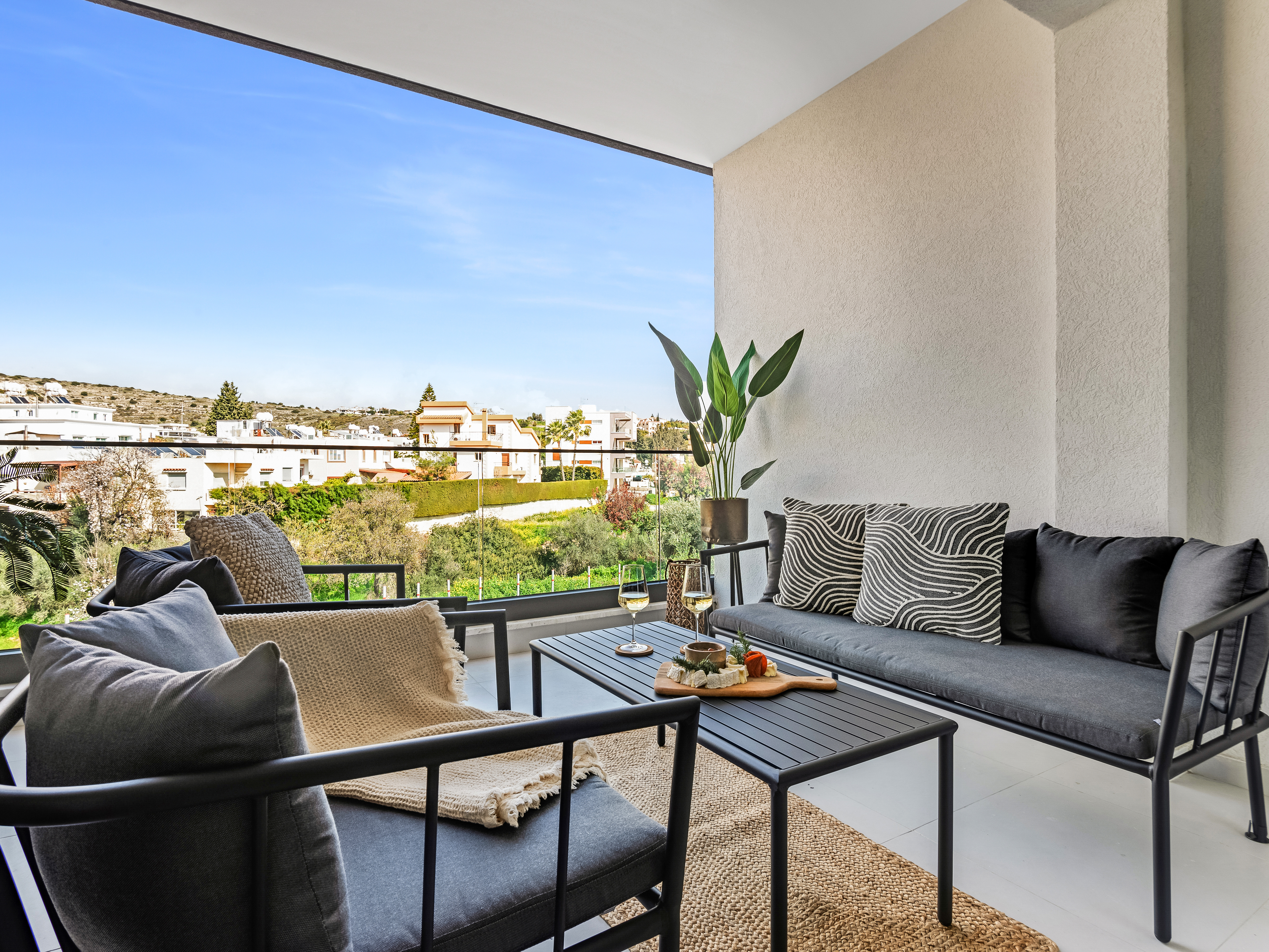 Sanders Triple - Cozy 1-bdr Apt With Balcony - Като Полемидия