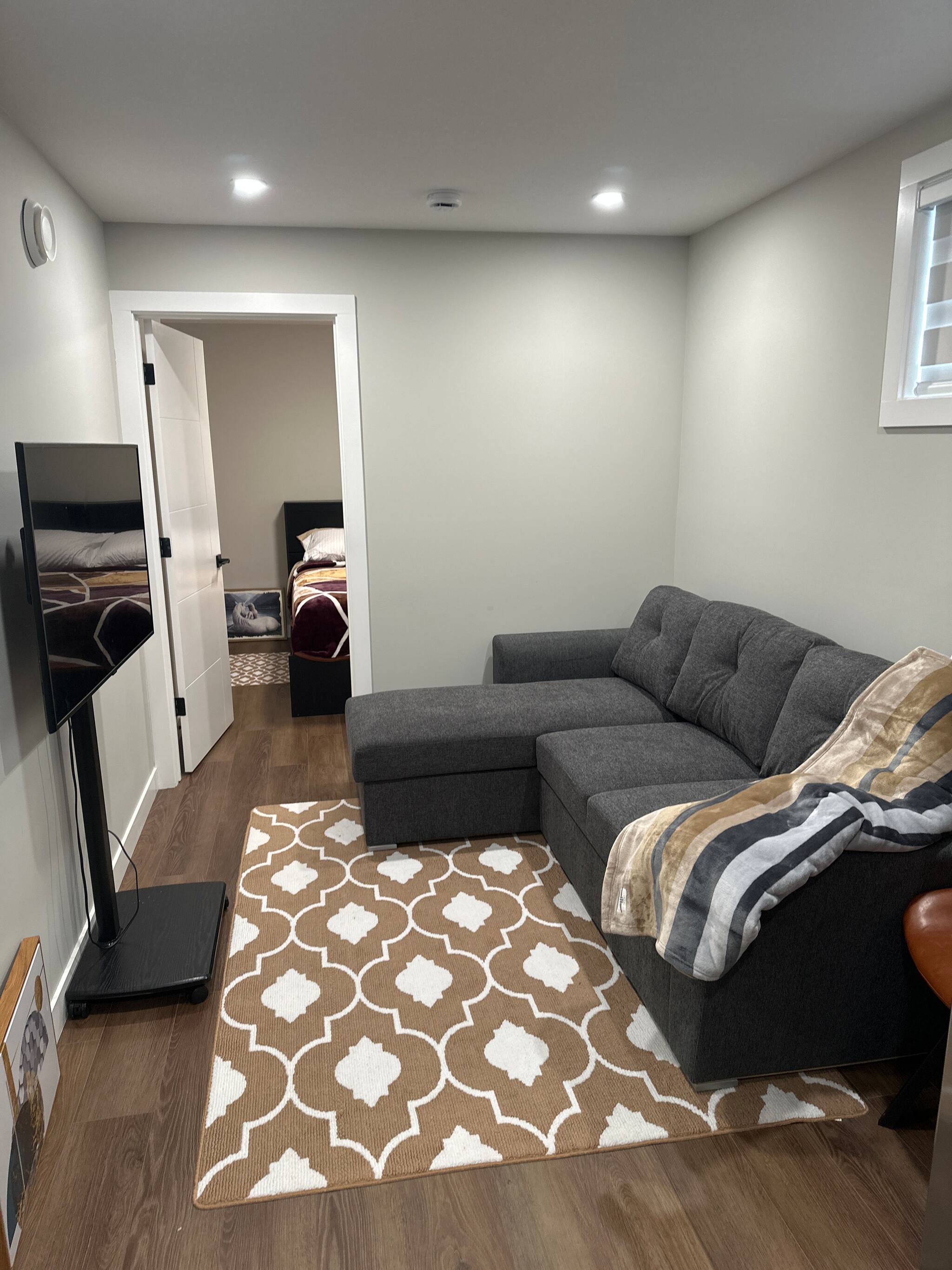 Cozy Furnished 1br Suite In Regina - Saskatchewan