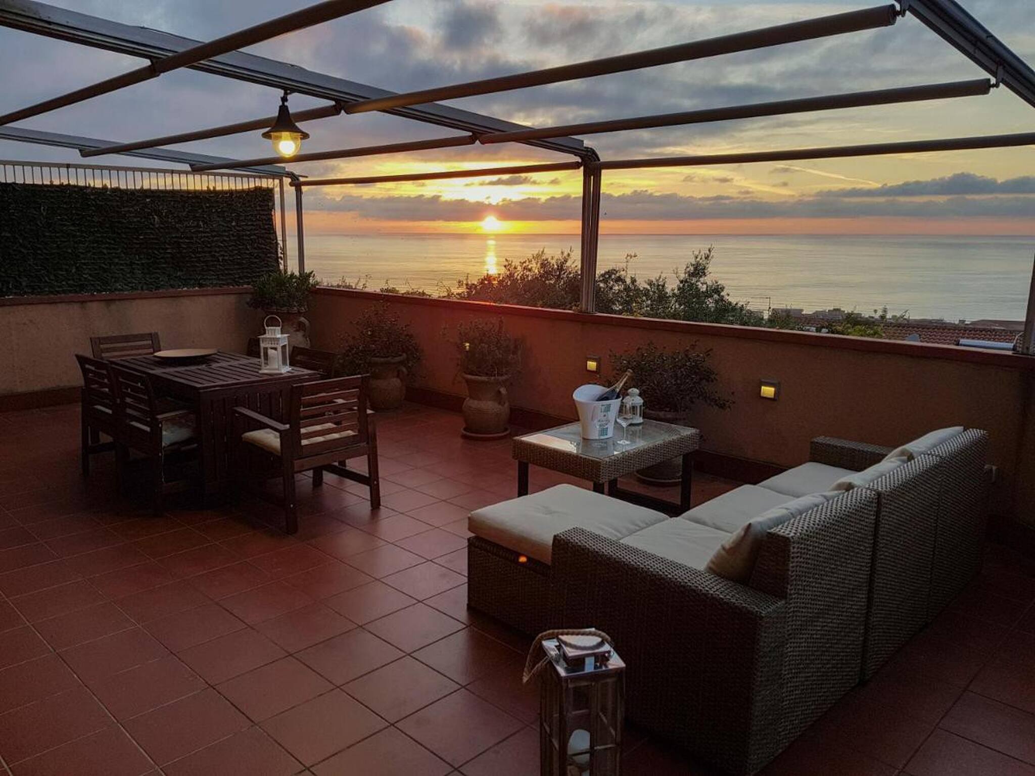 Spazioso Appartamento Con 4 Camere Da Letto Con Terrazza E Vista - Cefalù