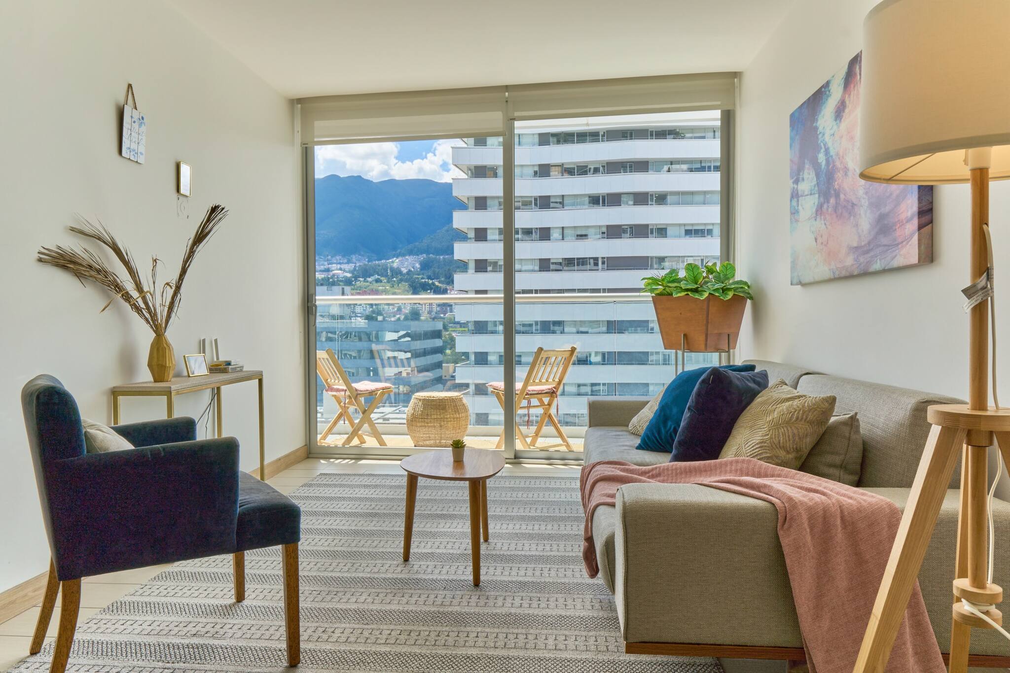 Beautiful Apt-balcony In La Carolina 70” Qled Tv - Quito (Ecuador)