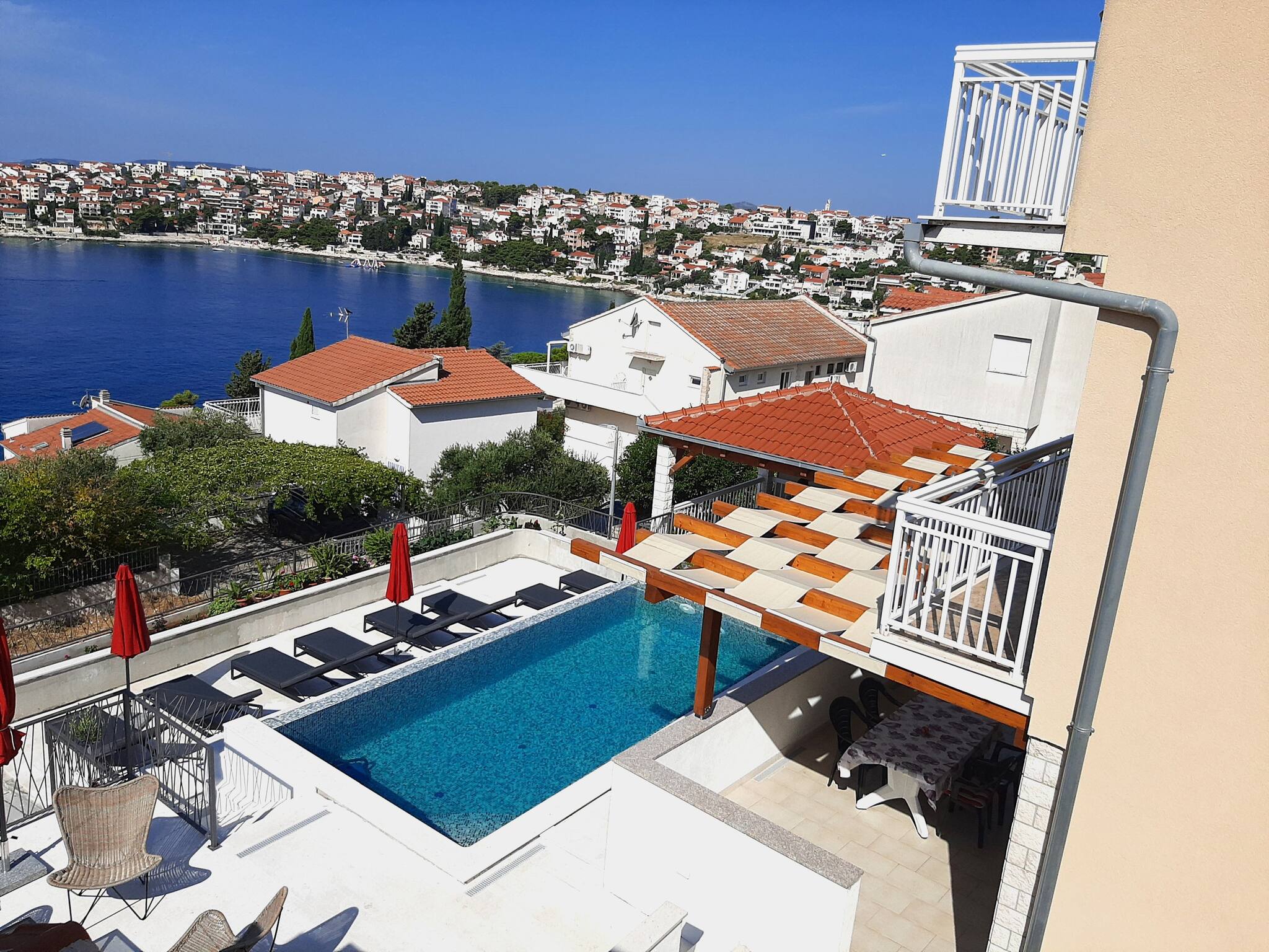 Heated Infinity Pool, Family Apartment With Panoramic Sea View 2 - Okrug Gornji
