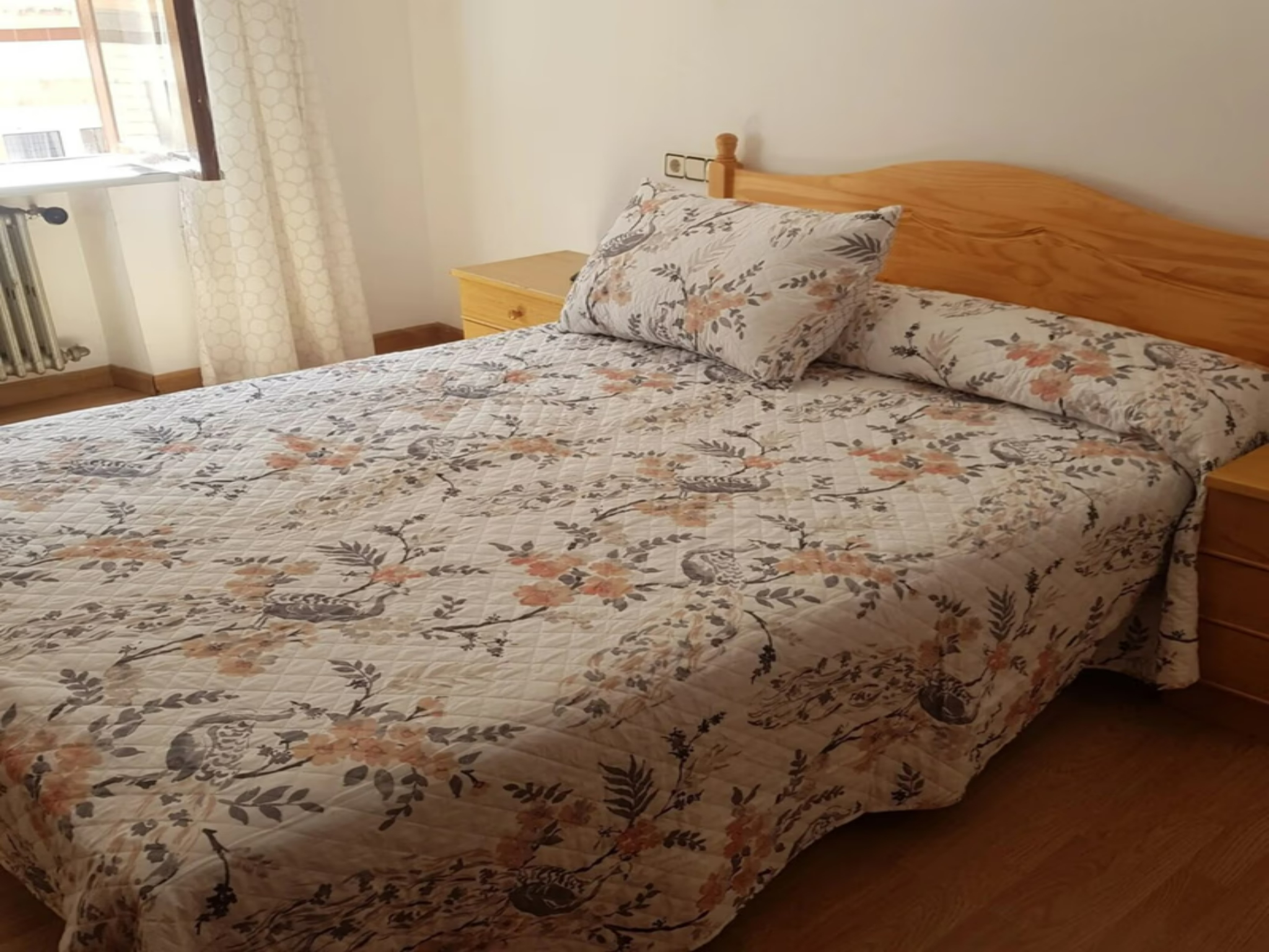 Acogedora Habitación Doble Con Baño Compartido - Luarca