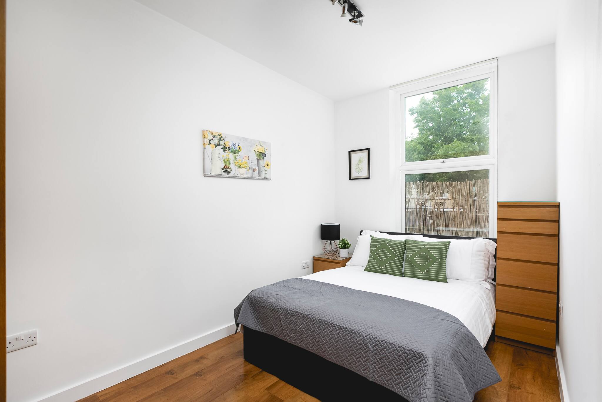 Skyvillion - 2 Bed Apartment In Ladbroke Grove - Londen