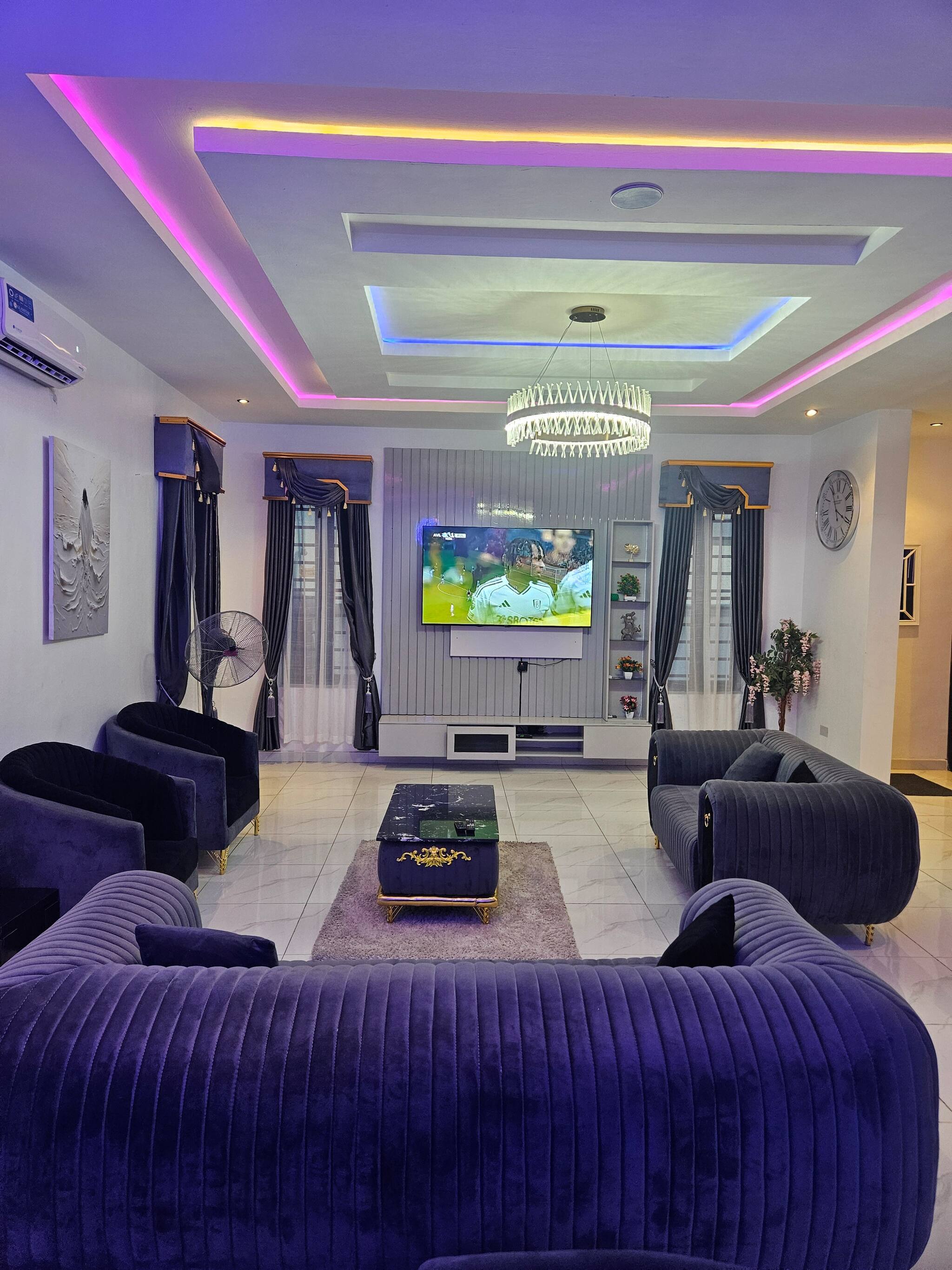 Luxury 5 Bedrooms Duplex With Swimming Pool - Lagos, Nigeria