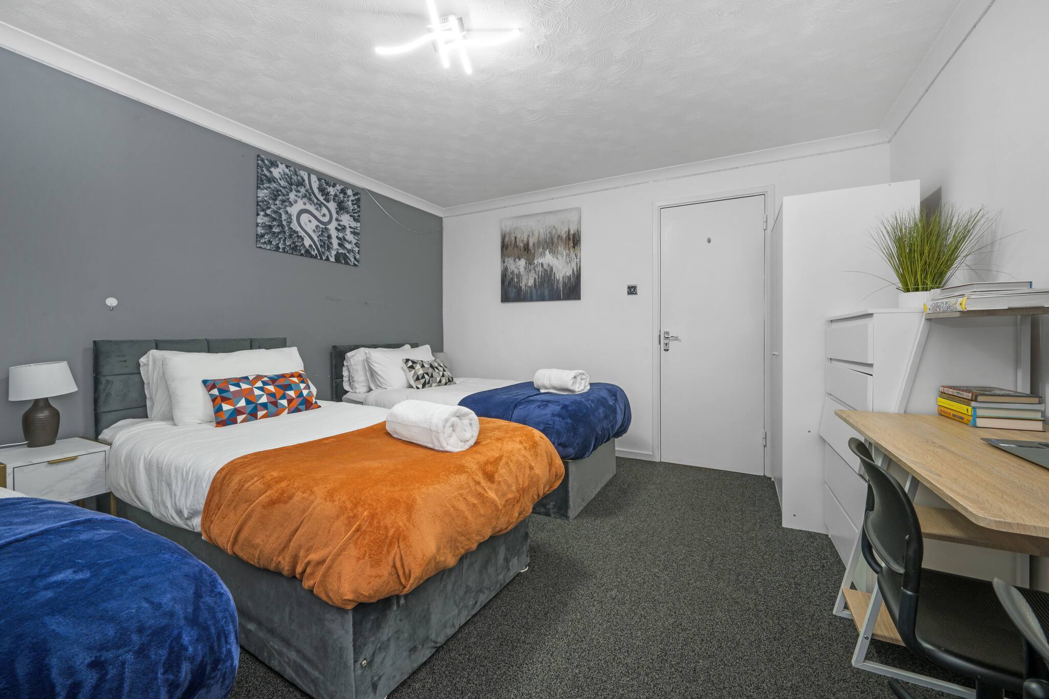 Milton Keynes 2br Free Parking Contractor Friendly - Milton Keynes