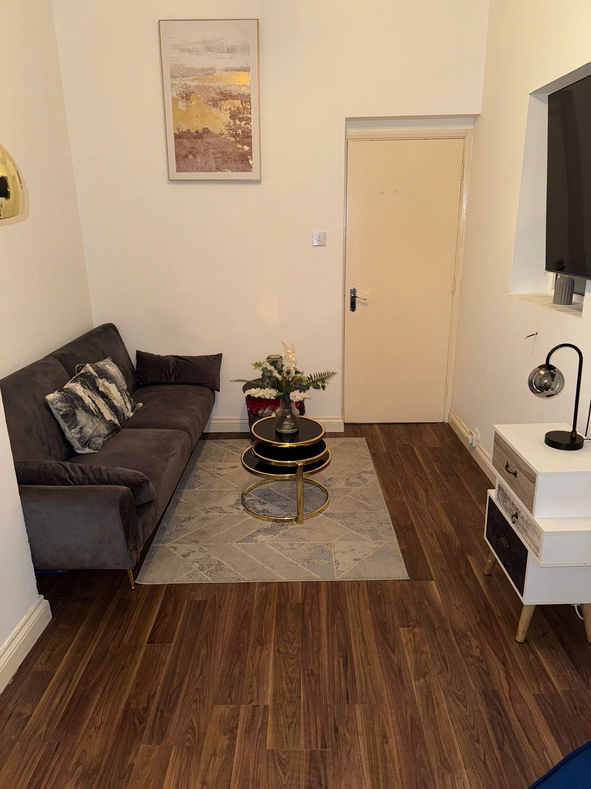 Modern 1-bedroom Flat In Trendy Leytonstone - London