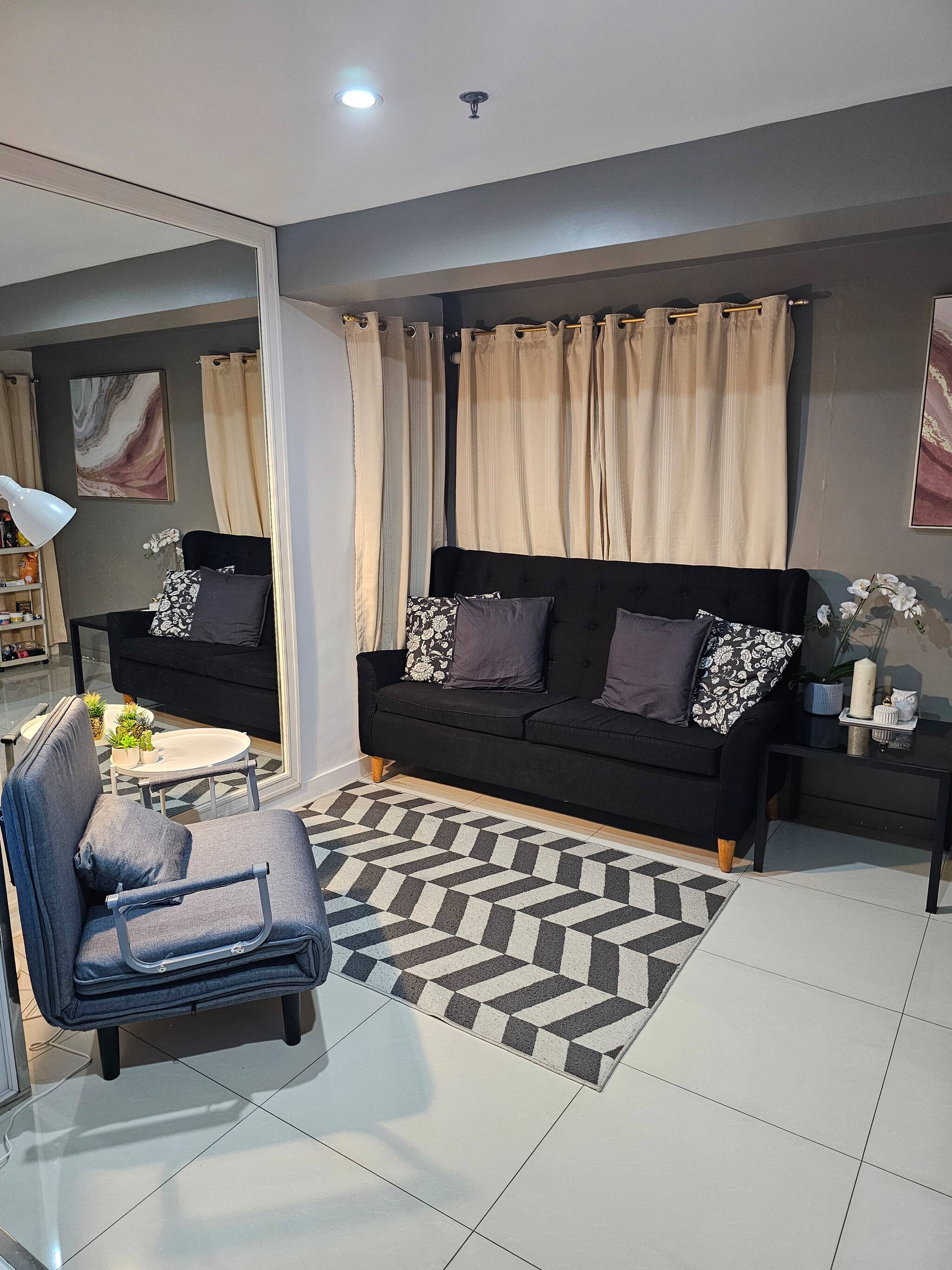 Casa Rosa2 2br Loft In Bgc With 55" Smart Tv & 5 Pax - Pasig