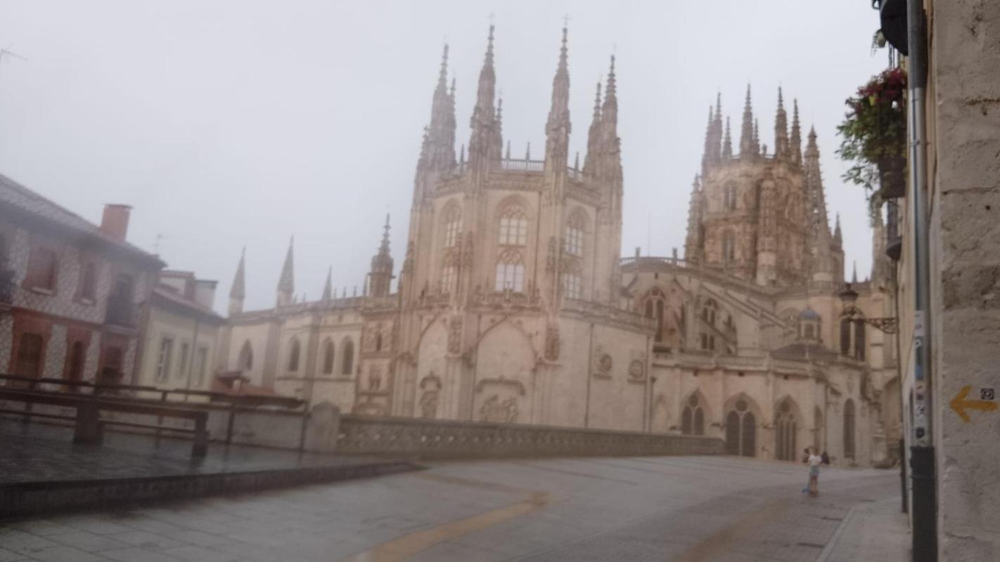 Disfruta Junto La Catedral Con Aparcamiento - Burgos