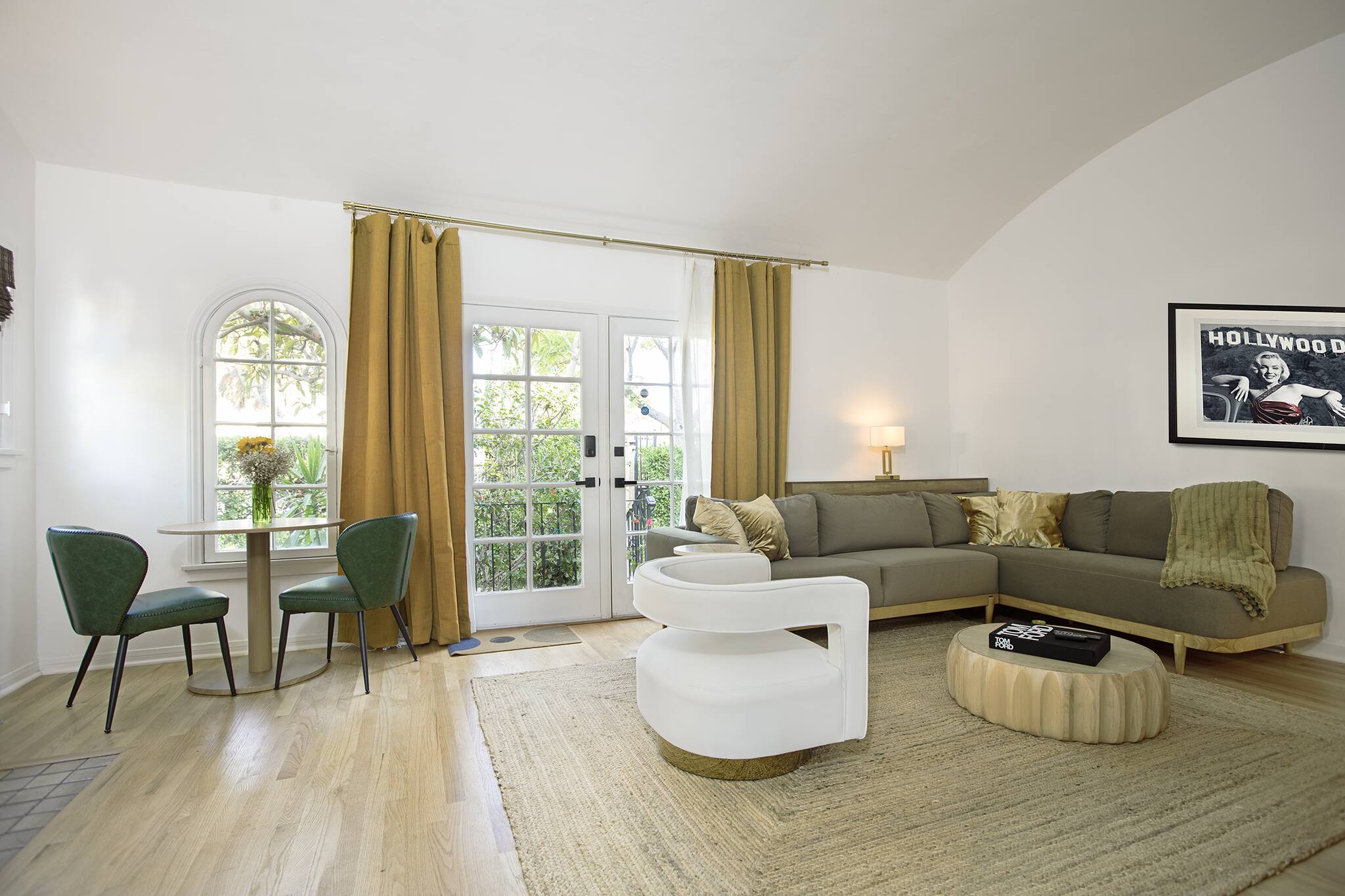 Charming Spanish Bungalow In West Hollywood - Melrose Ave Nearby - Los Angeles, CA